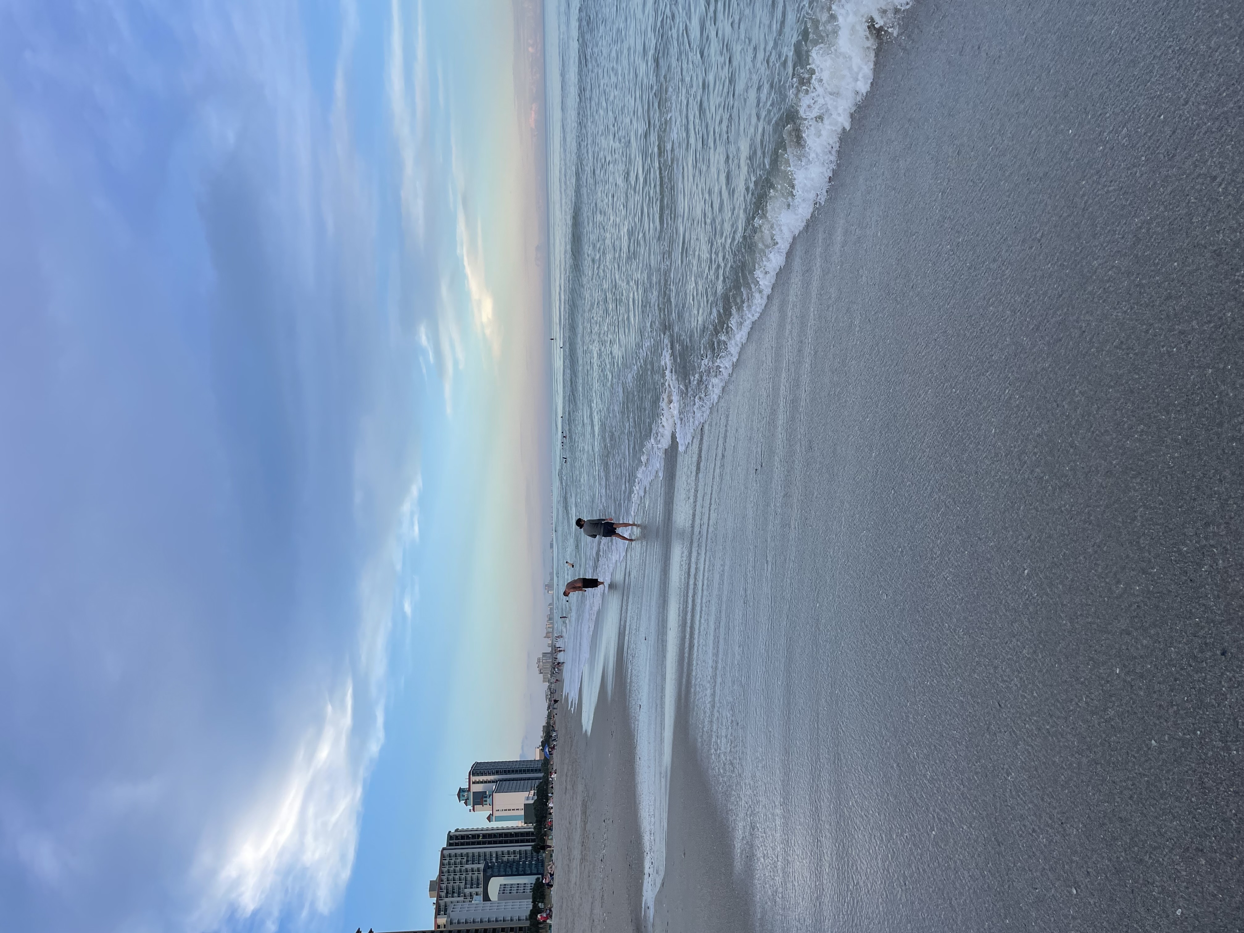 Myrtle beach SC일주일전 갔었던 Ocean city MD와는 사뭇 다른 분위기입니다.이 곳은 야자수와 파