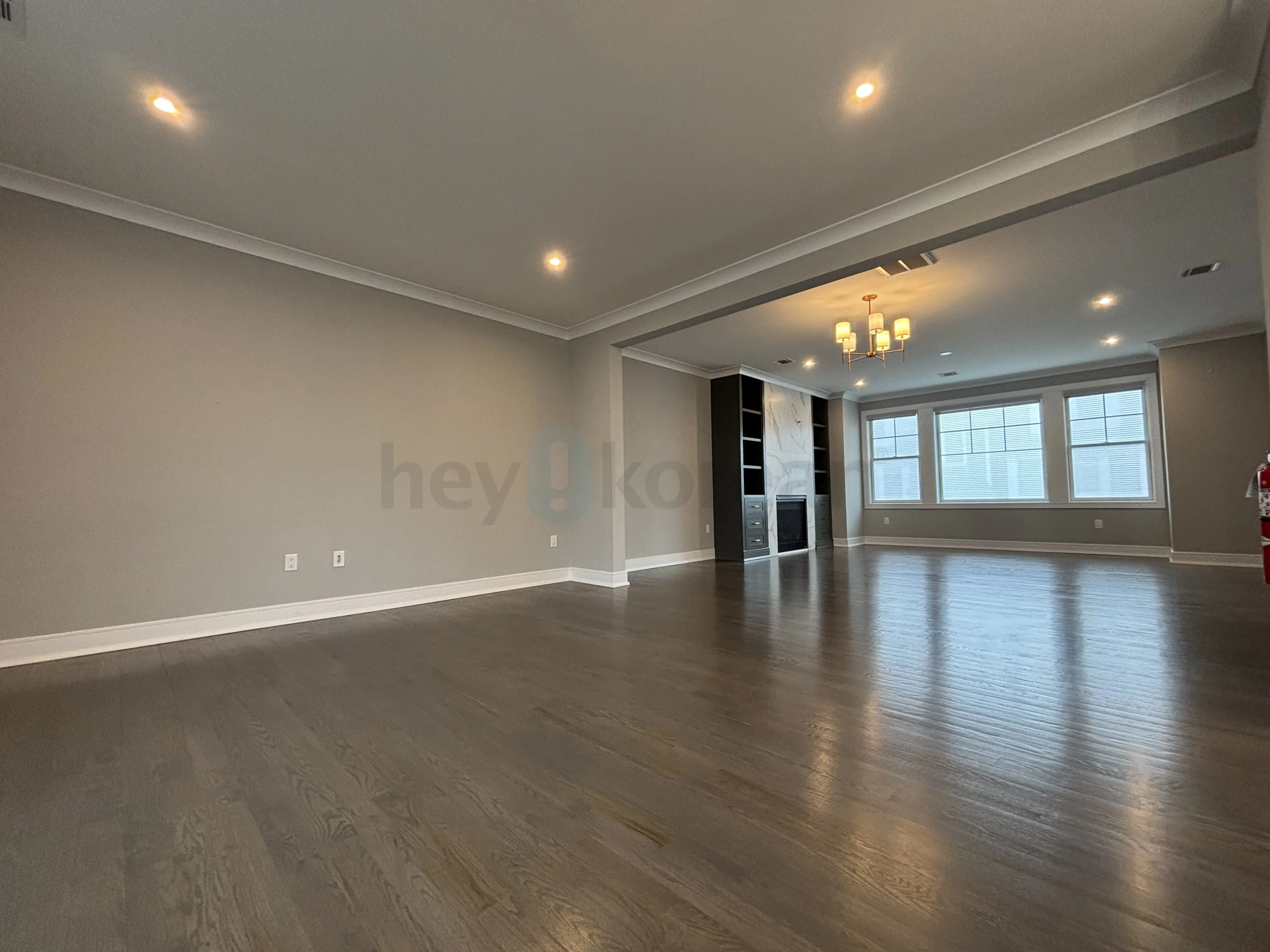 Cresskill*NewTownH3bed2full bath 2half bath, large Family Room.w/2Car