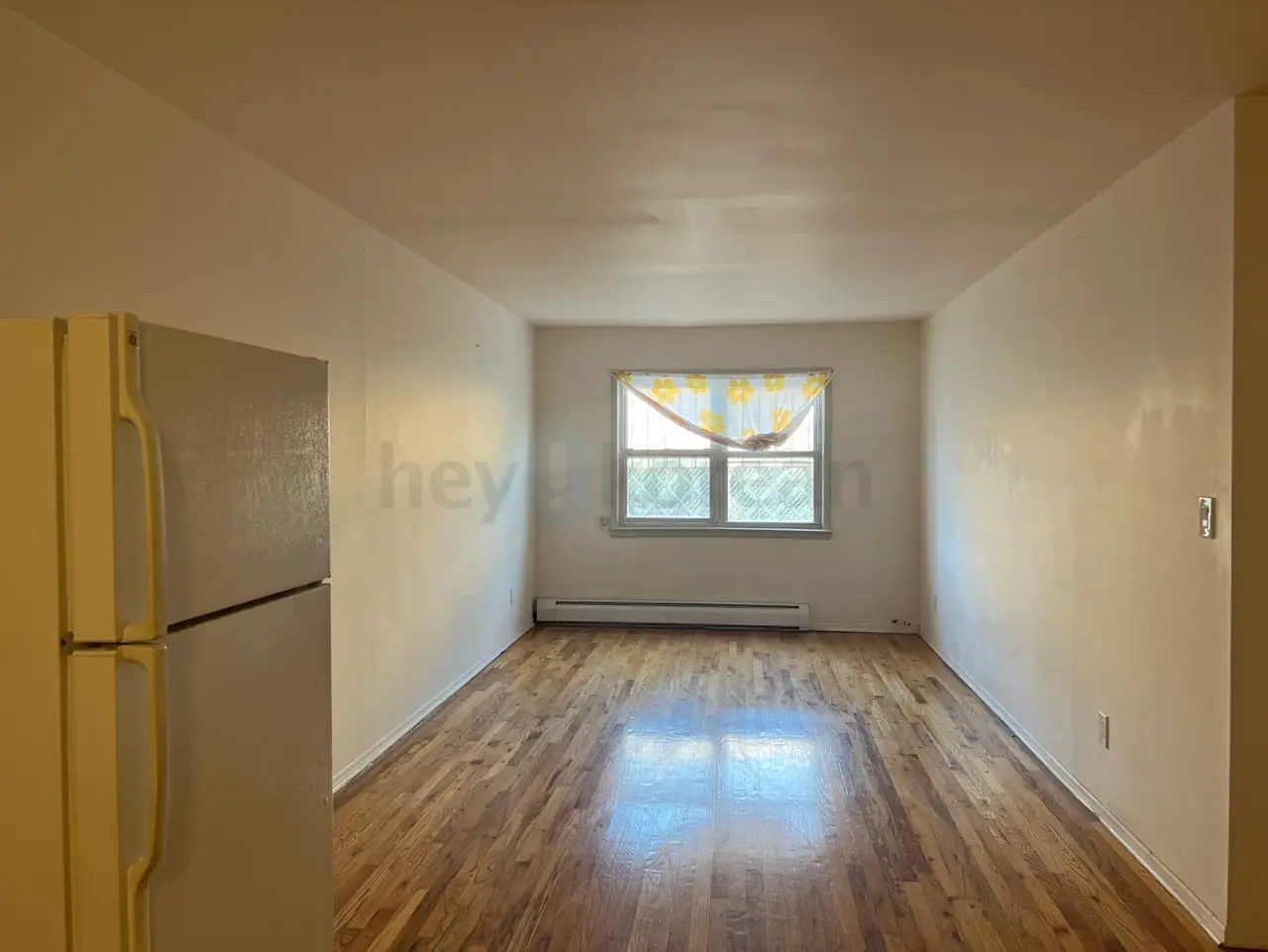 Flushing H mart ,Heat included 1 bed 1 Fl $1,600