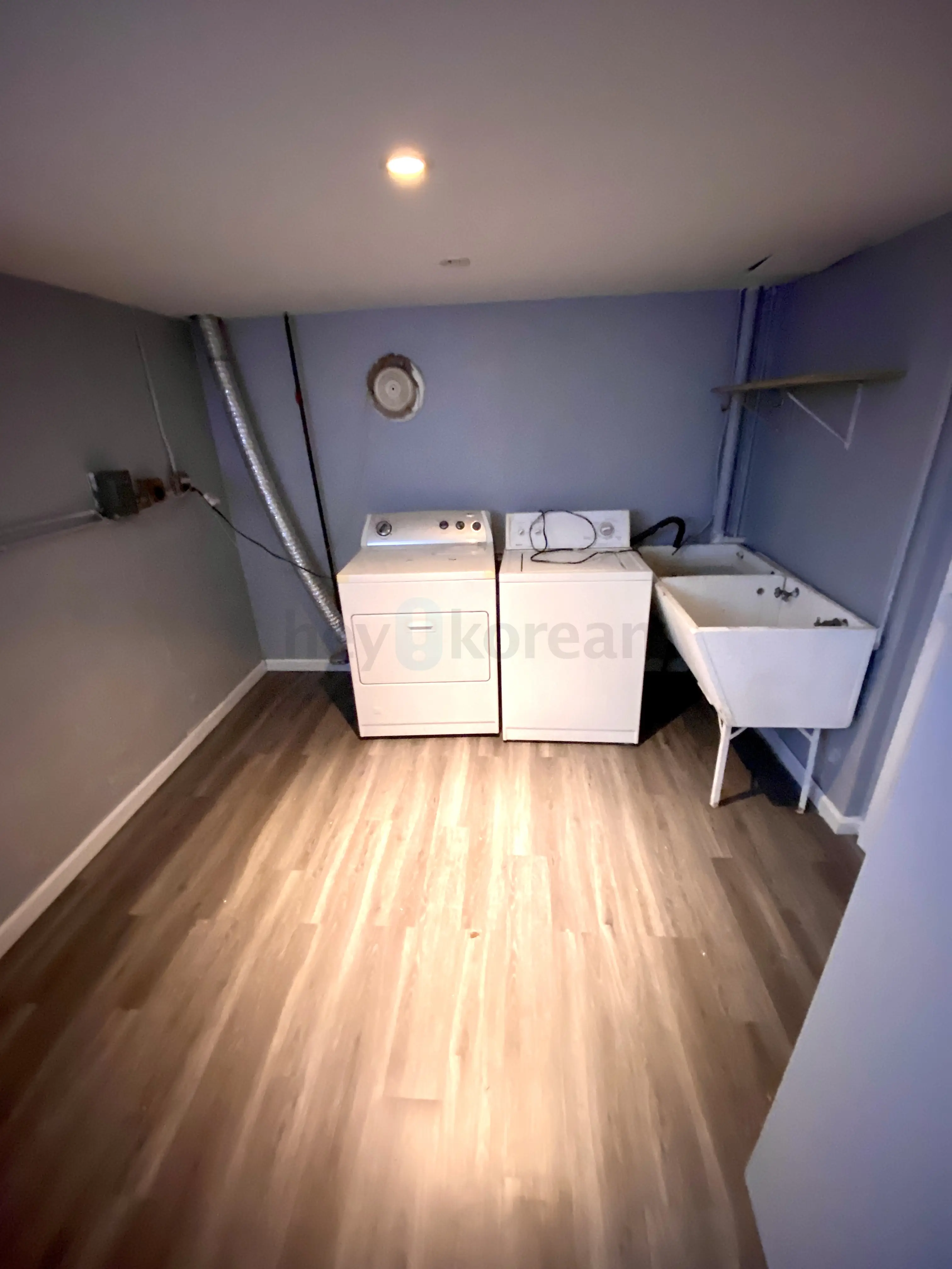 Roommate Share All Utilities INCLUDED ( females only )