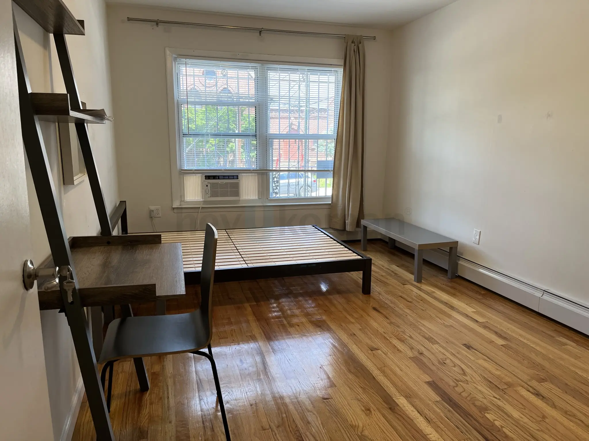 Flushing- Room for rent with private bathroom