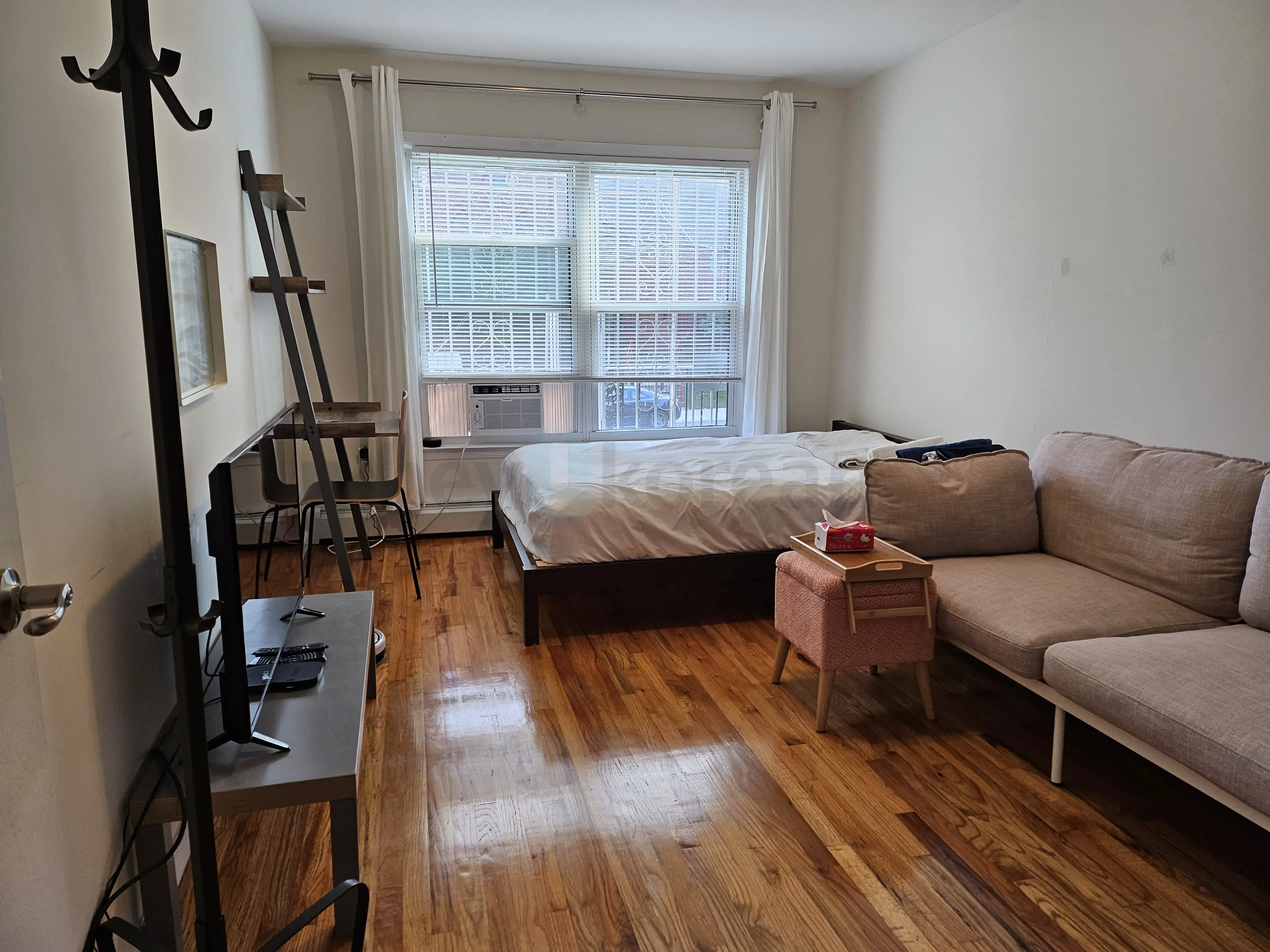 Flushing- Room for rent with private bathroom