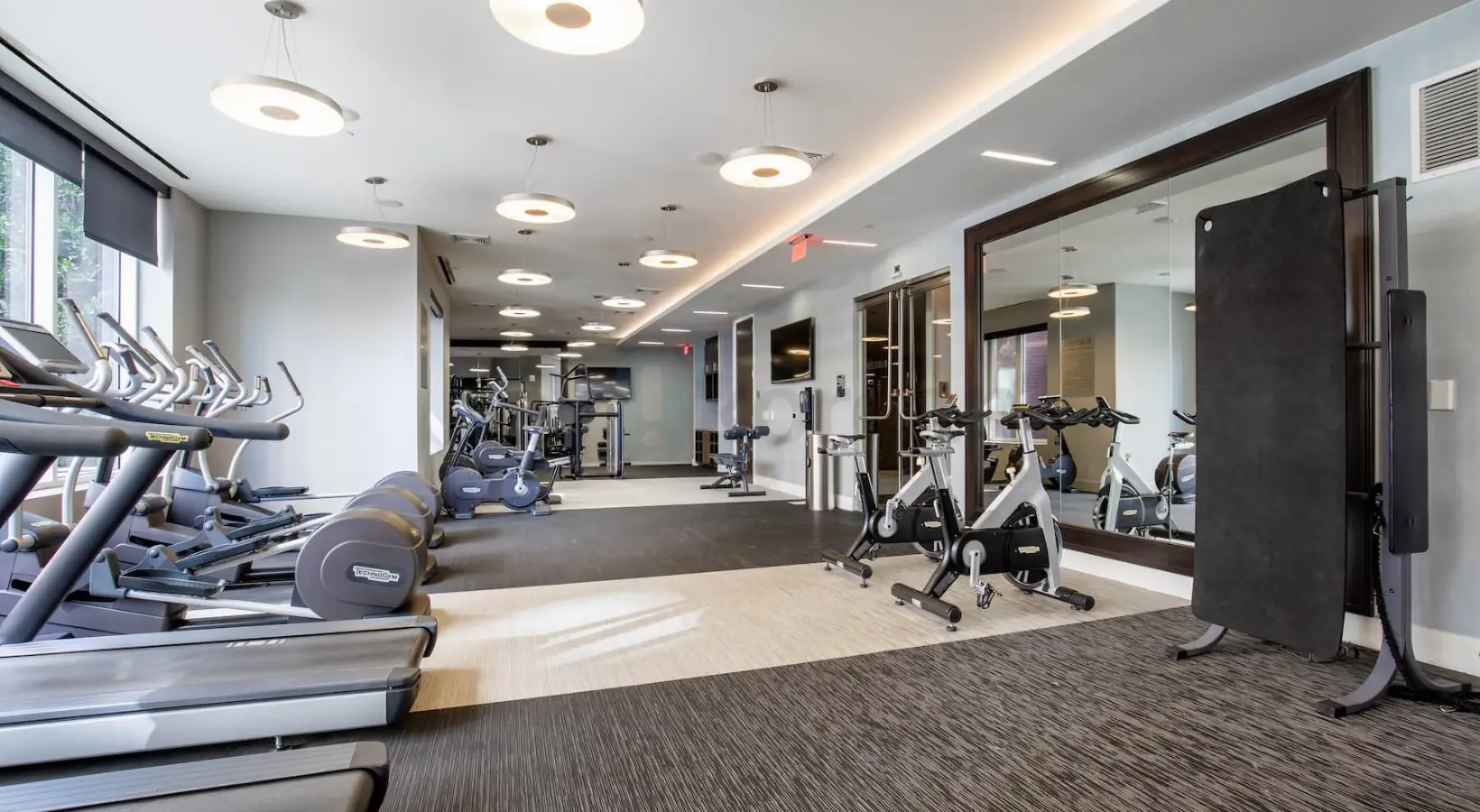 [No Fee] 버지니아 McLean/Tysons Corner 2~4개월 단기