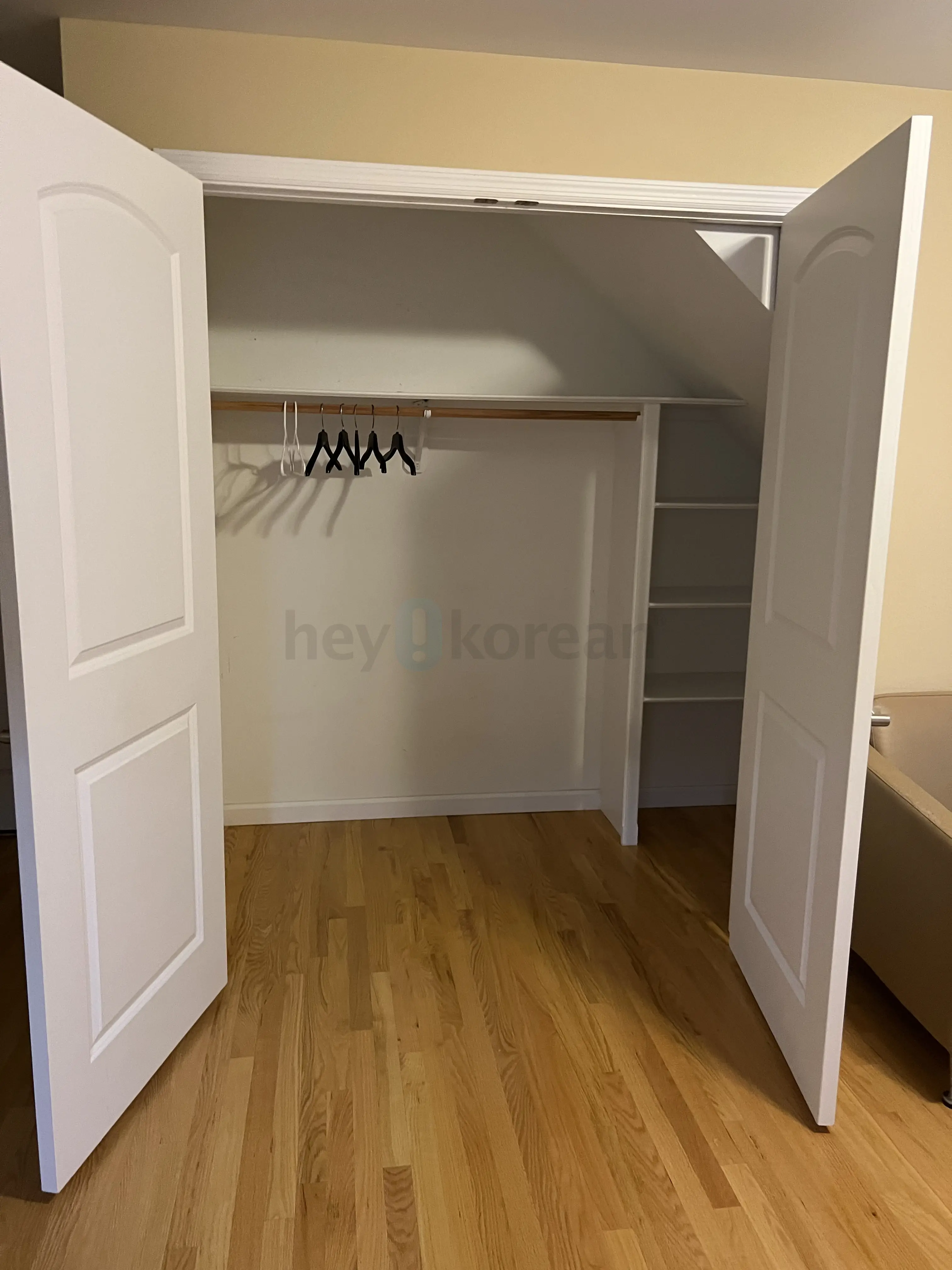 펠팍에 조용하고 깨끗한곳원베드와 응접실과 화장실이 구비되어 있고 입구를 따로 쓸수있어 편한곳