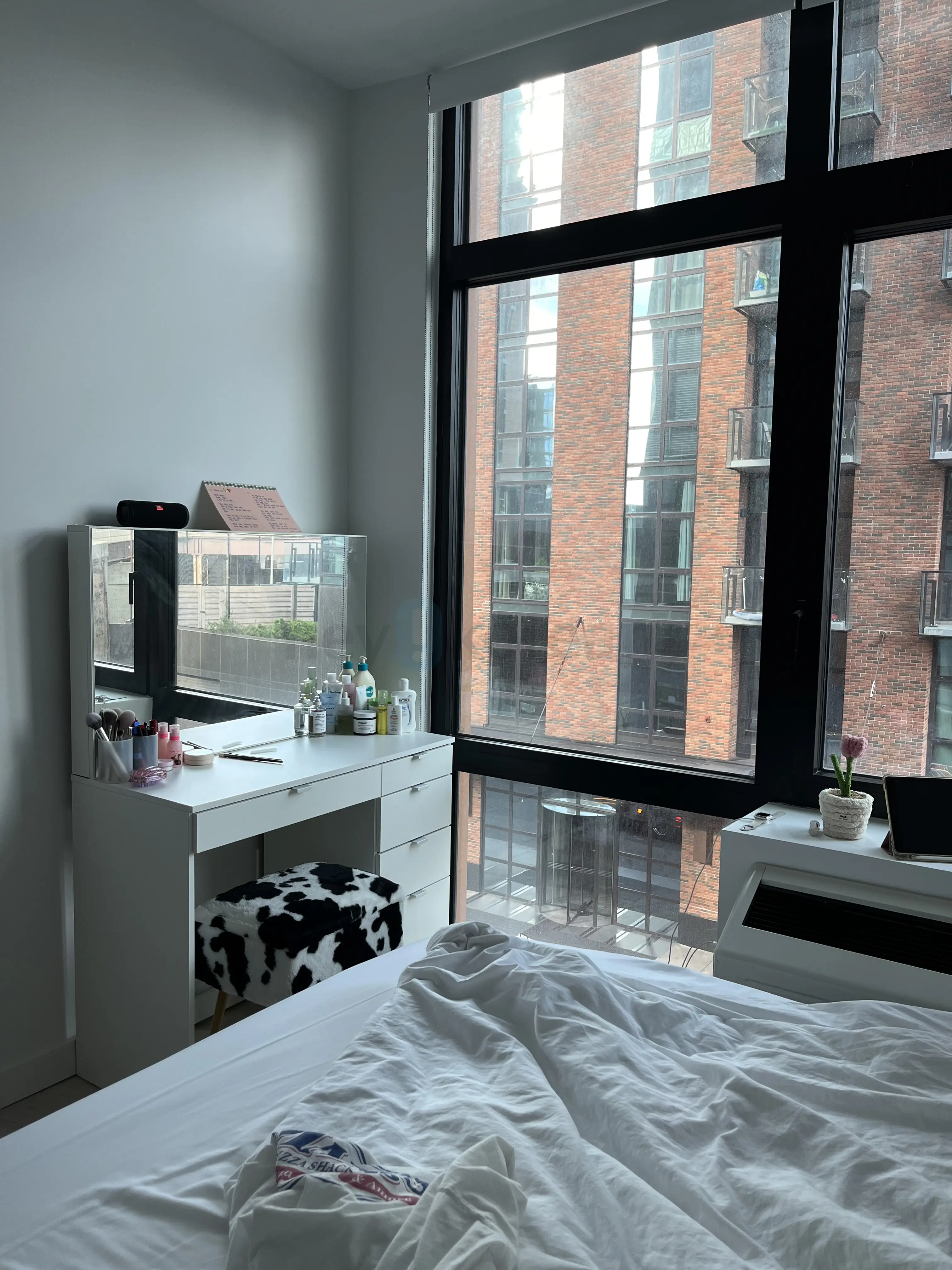 LIC 롱시티 중심지 Court Square 23년 신축 아파트 1Bed 남자 룸메이트 구합니다