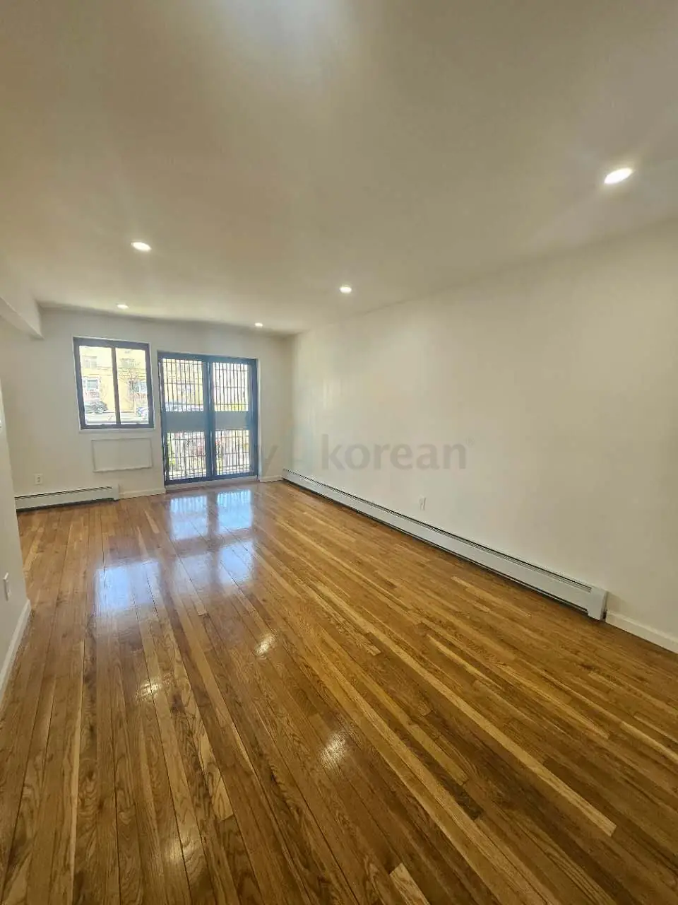 flushing brand new 3 bedroom 2 bath, NO Fee