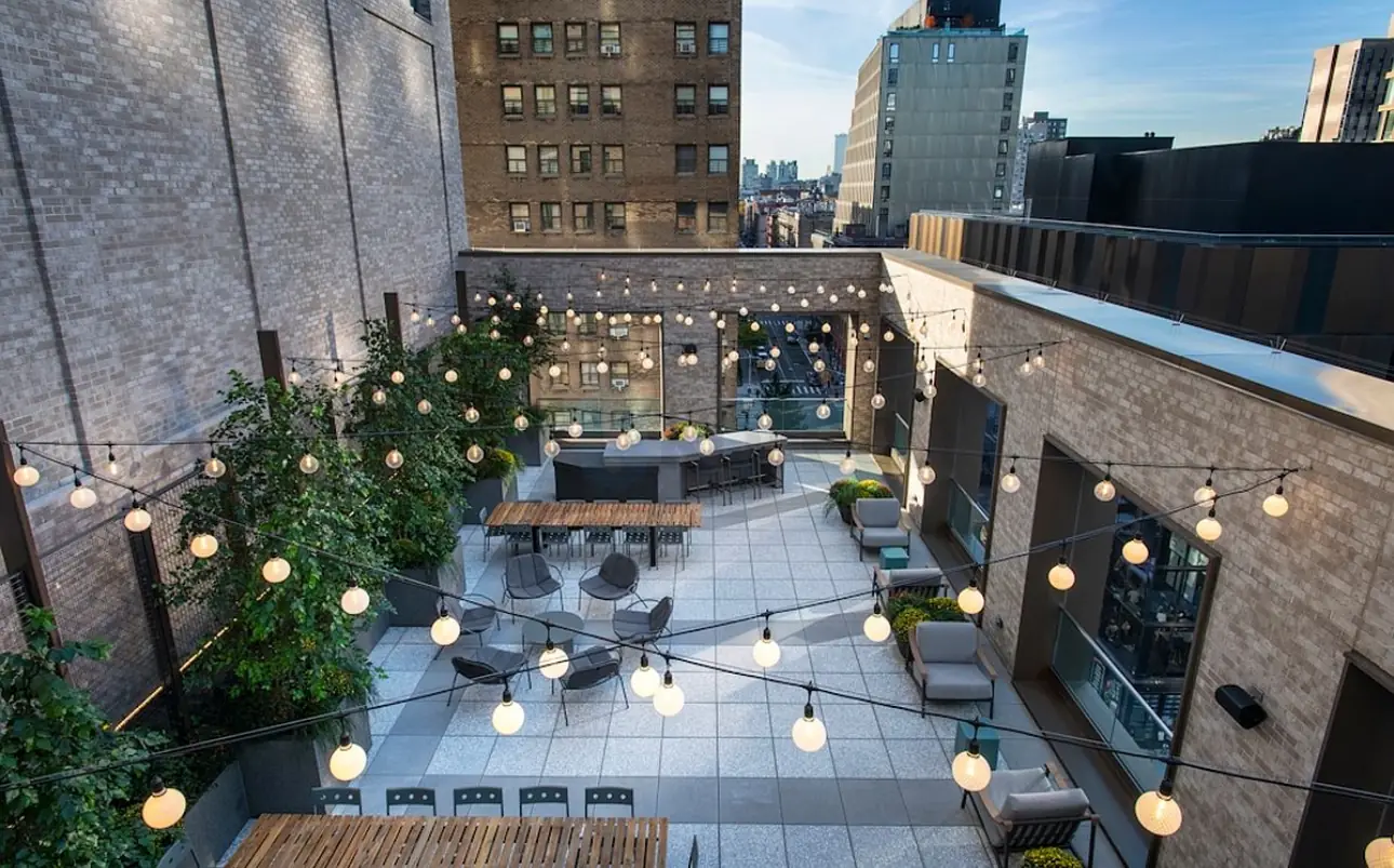 맨하탄첨단기술디자인건강과 웰빙컨셉다이나믹 발코니온수수영장전기차충전몰입형 골프시뮬레이션스파 디자인 욕실