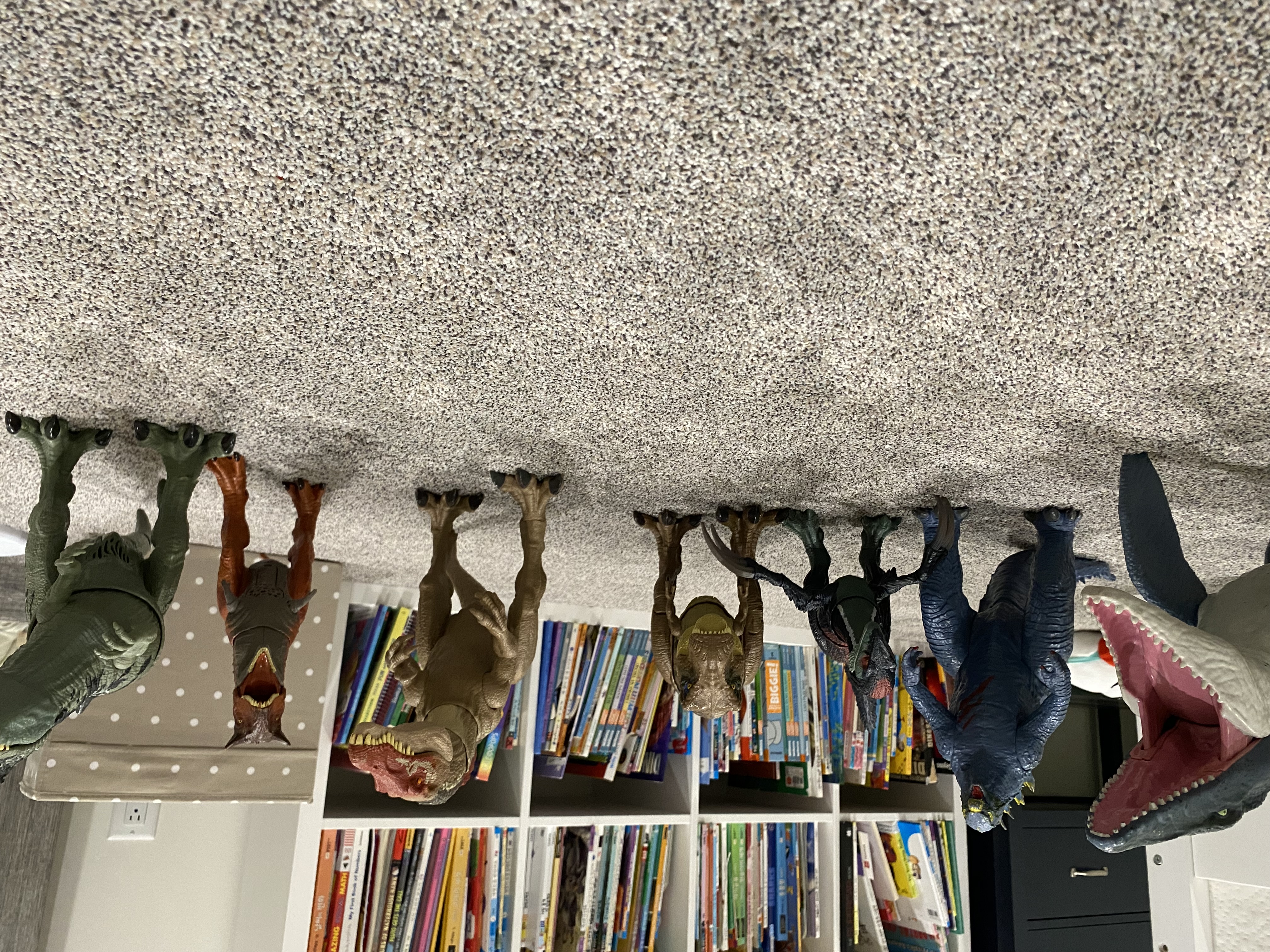 공룡 장난감 7개