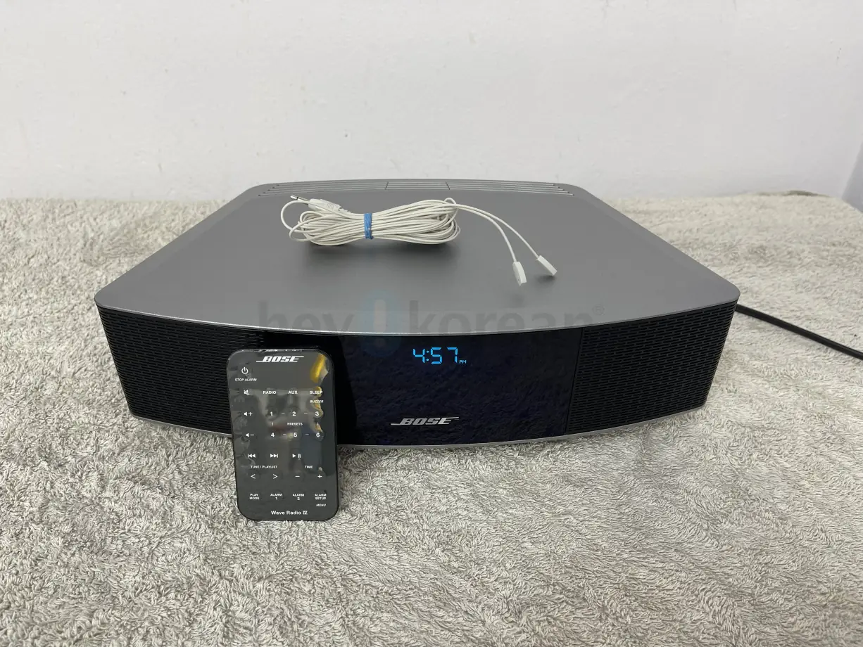 Bose Wave Radio IV (Platinum Silver) w/ REMOTE