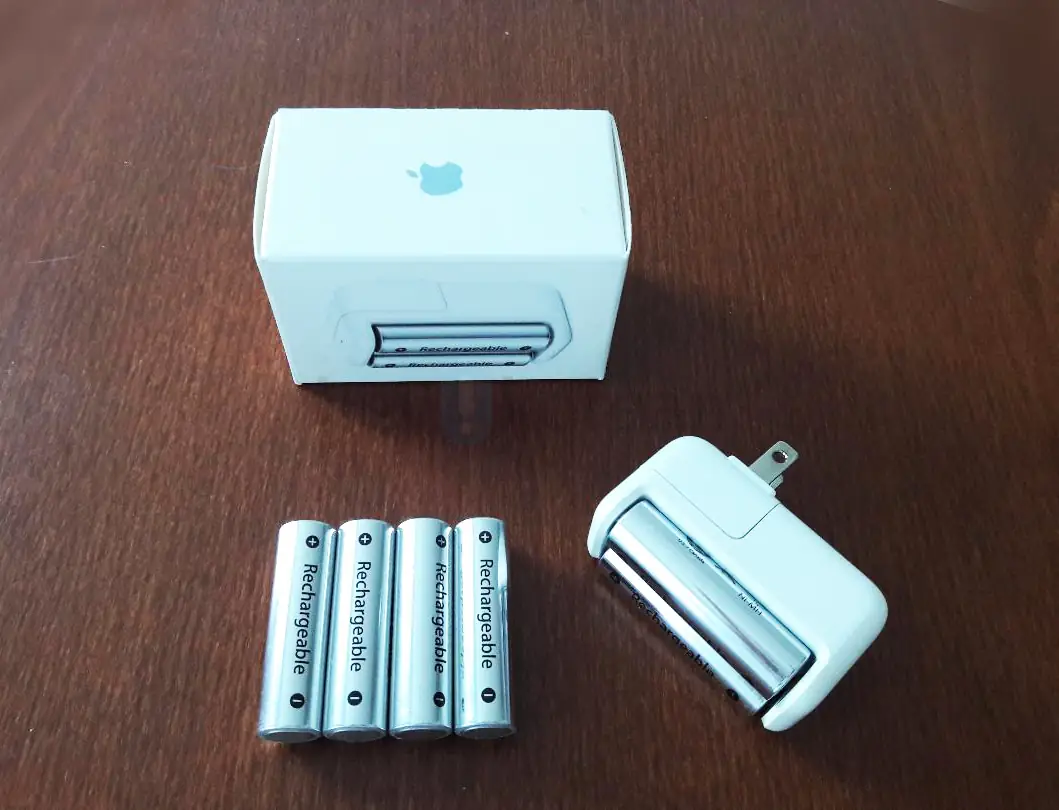 Apple Keyboard, Magic Mouse & Battery Charger with 6 AA Batteries