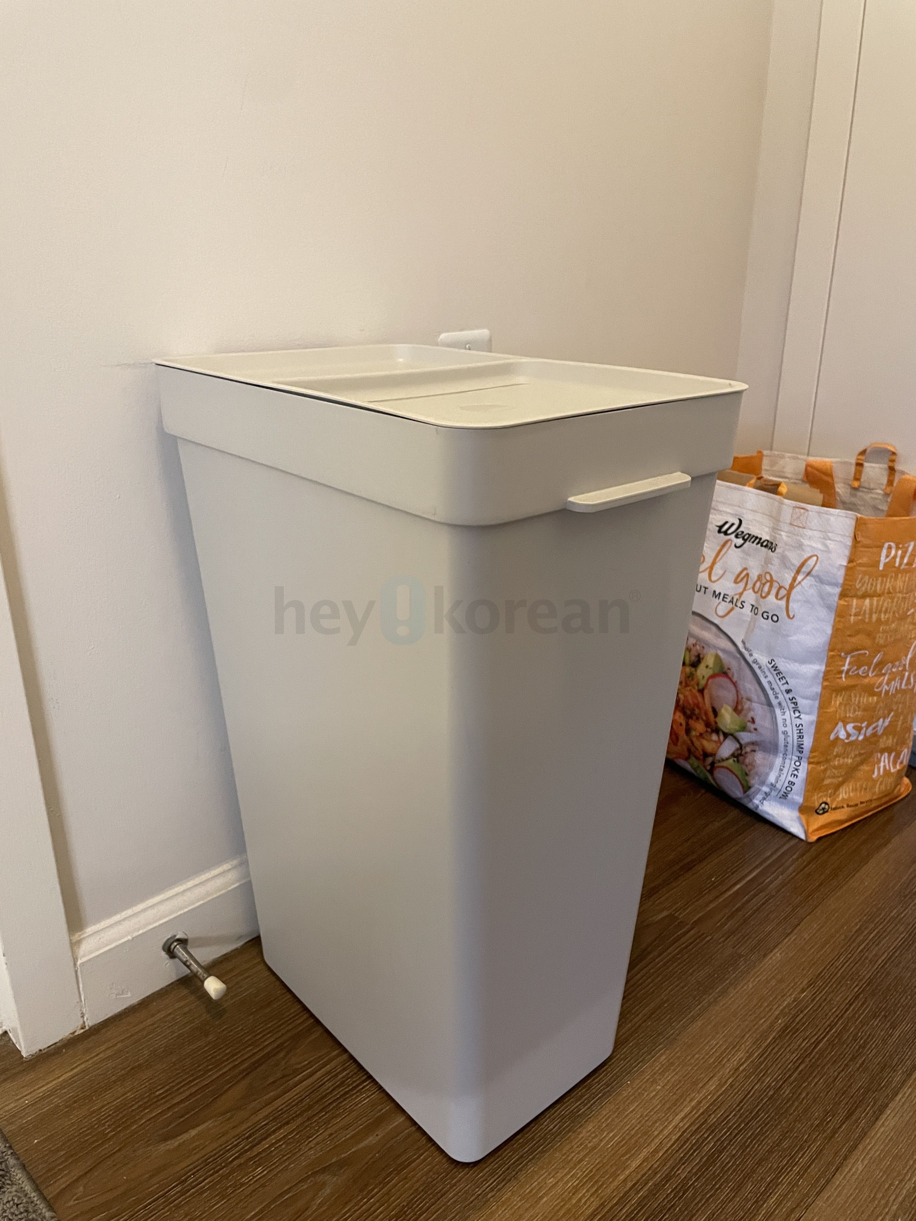 [Moving Sale] Small / large trash bin, folding chair, small stool ...