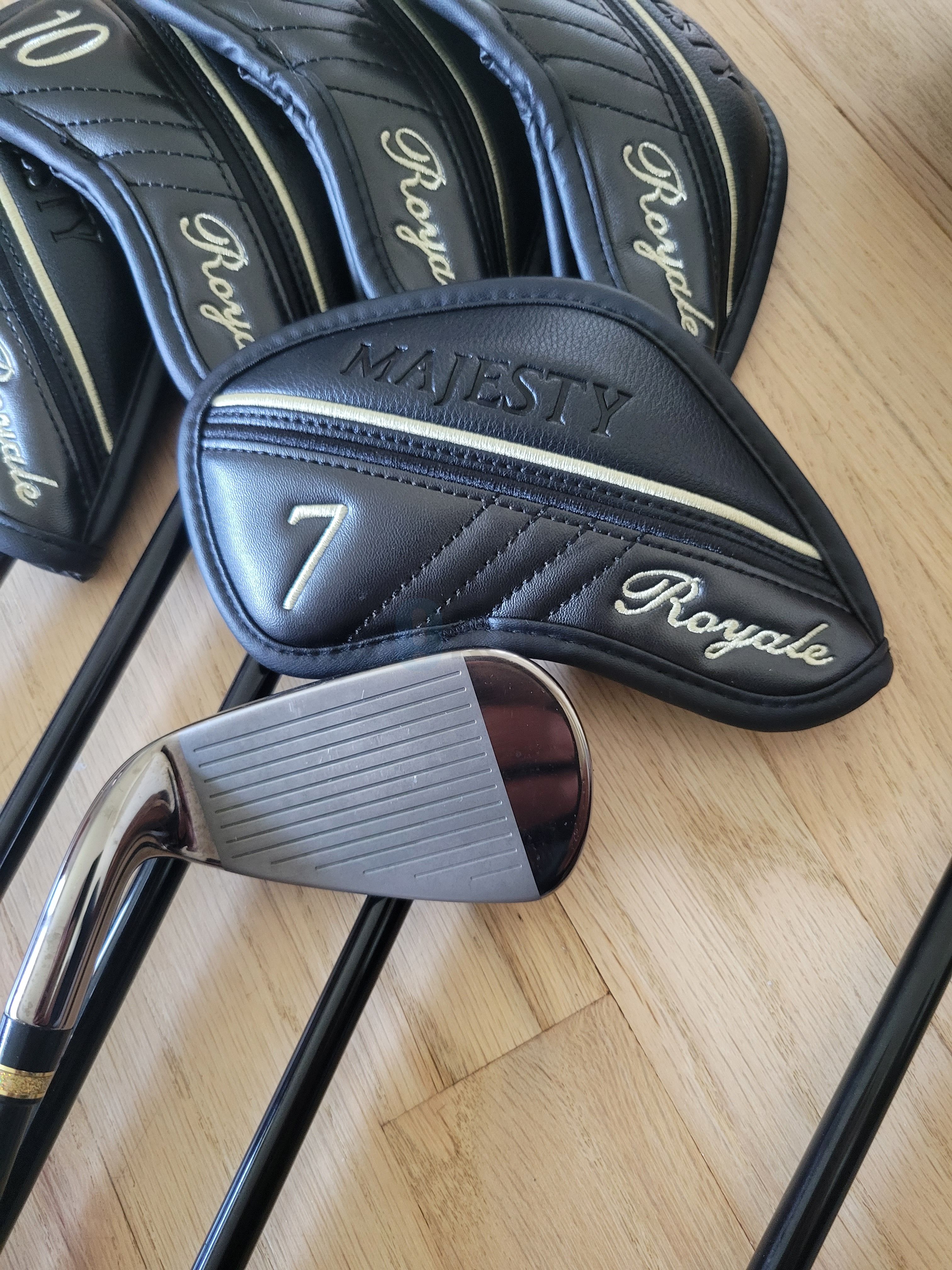 MAJESTY Royale Iron Golf Club Set ( 가격조정 --->$1300)) )