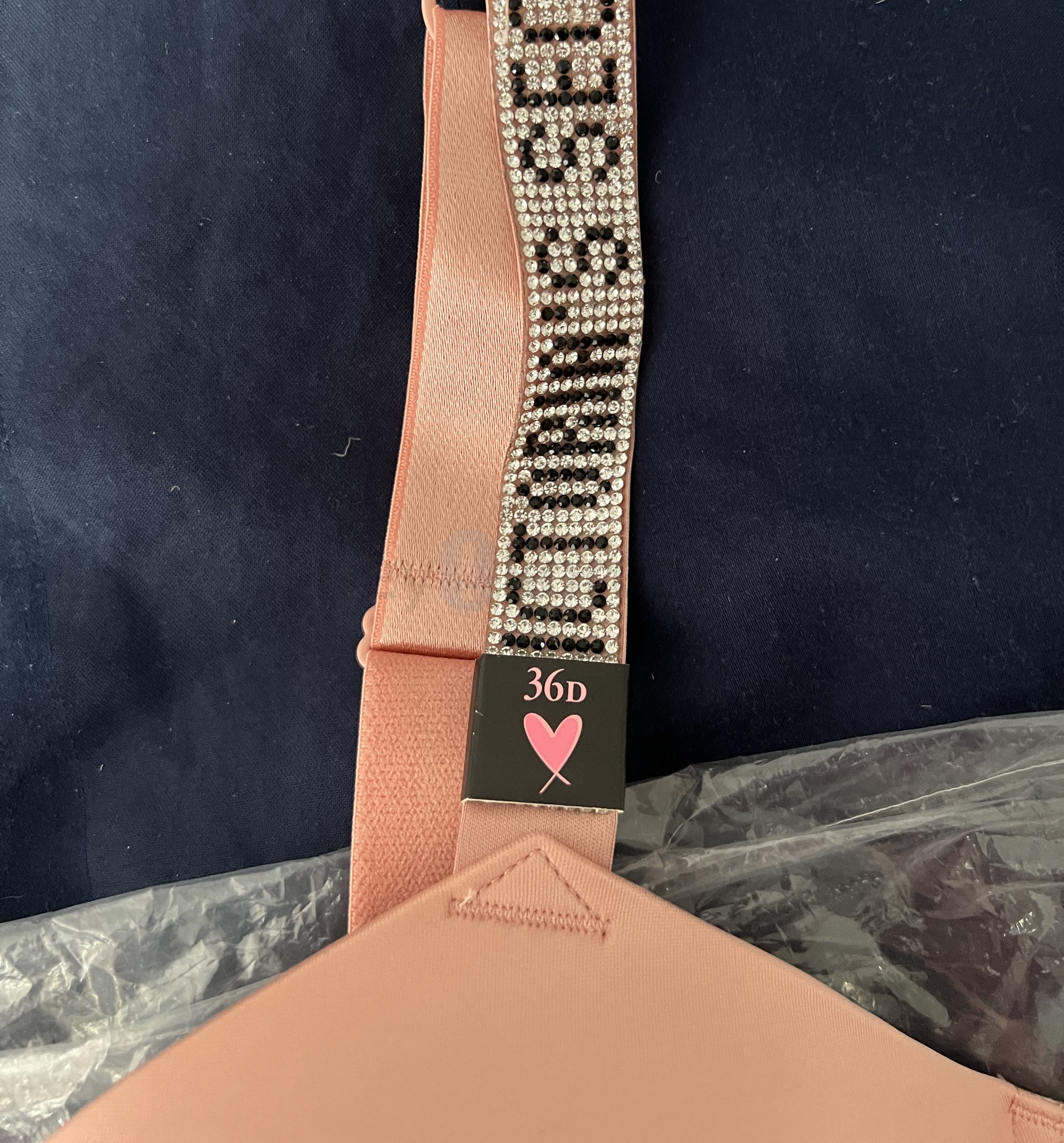 Victoria’s Secret Bra(36D)