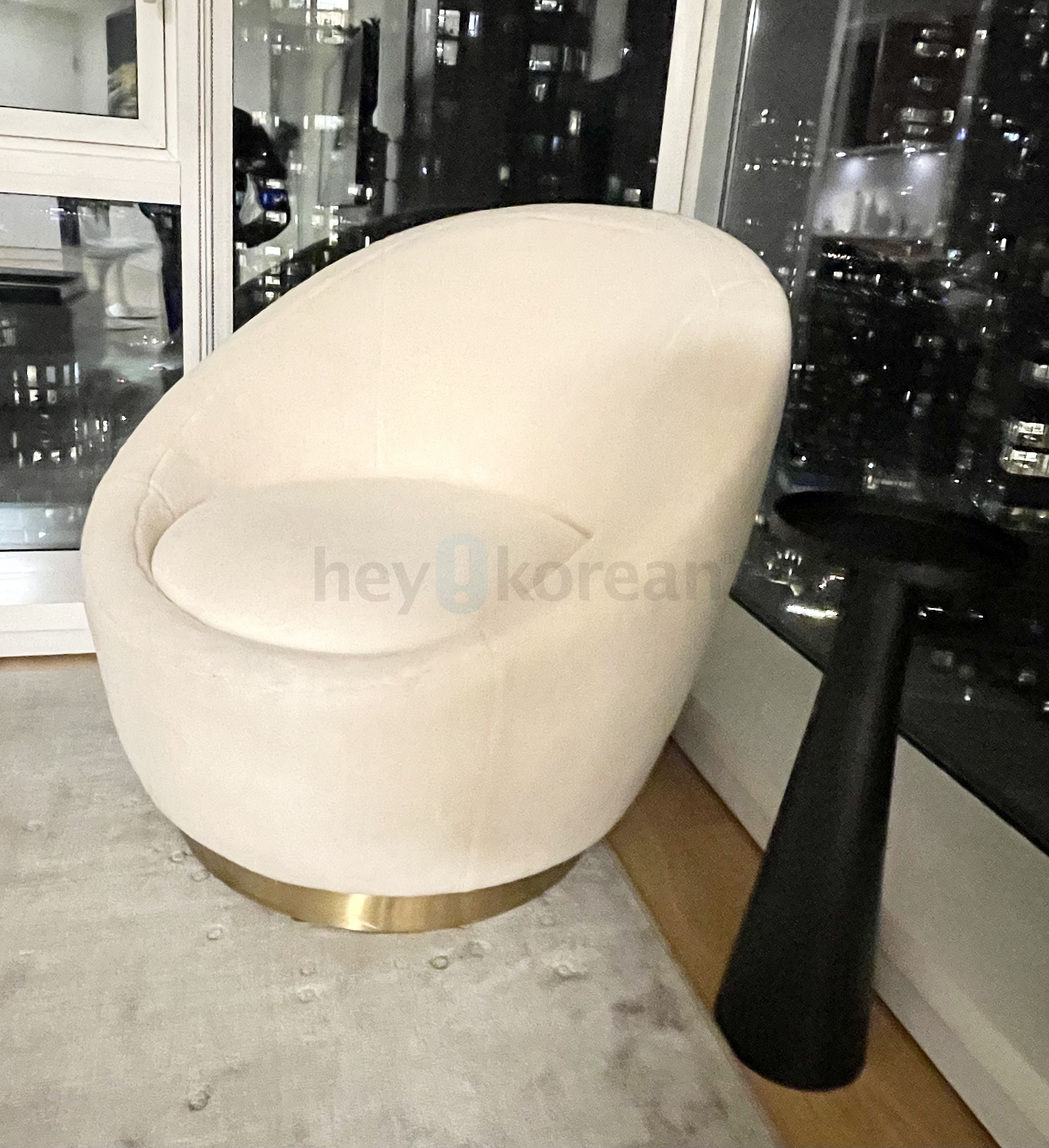 Bouclé Swivel Chair + Free side table