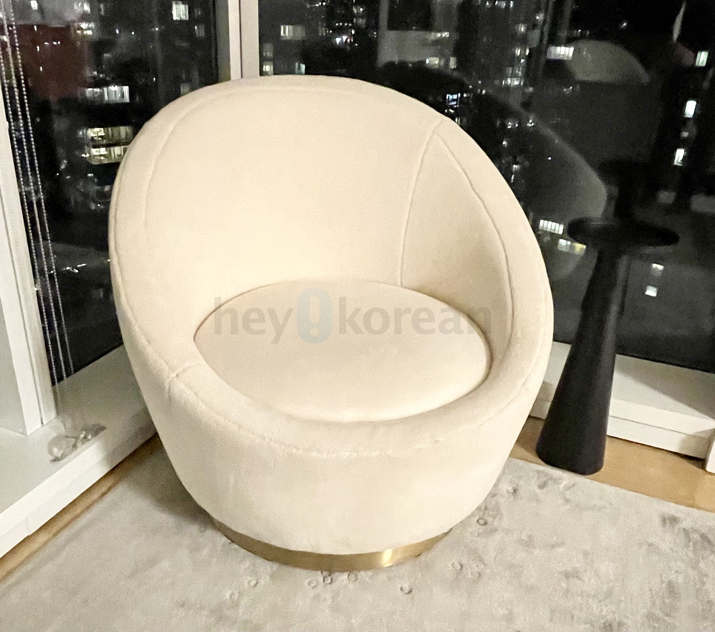 Bouclé Swivel Chair + Free side table