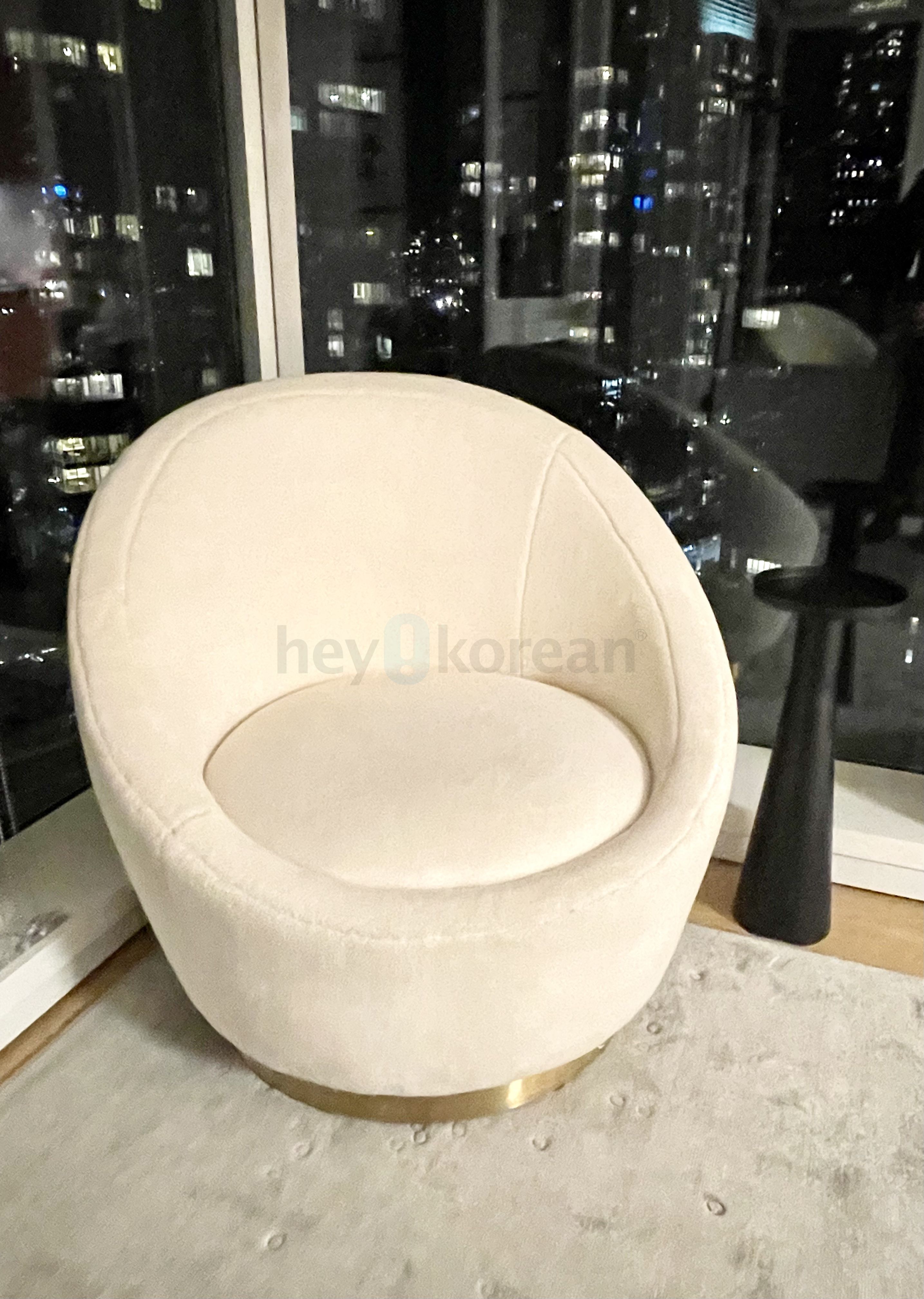 Bouclé Swivel Chair + Free side table