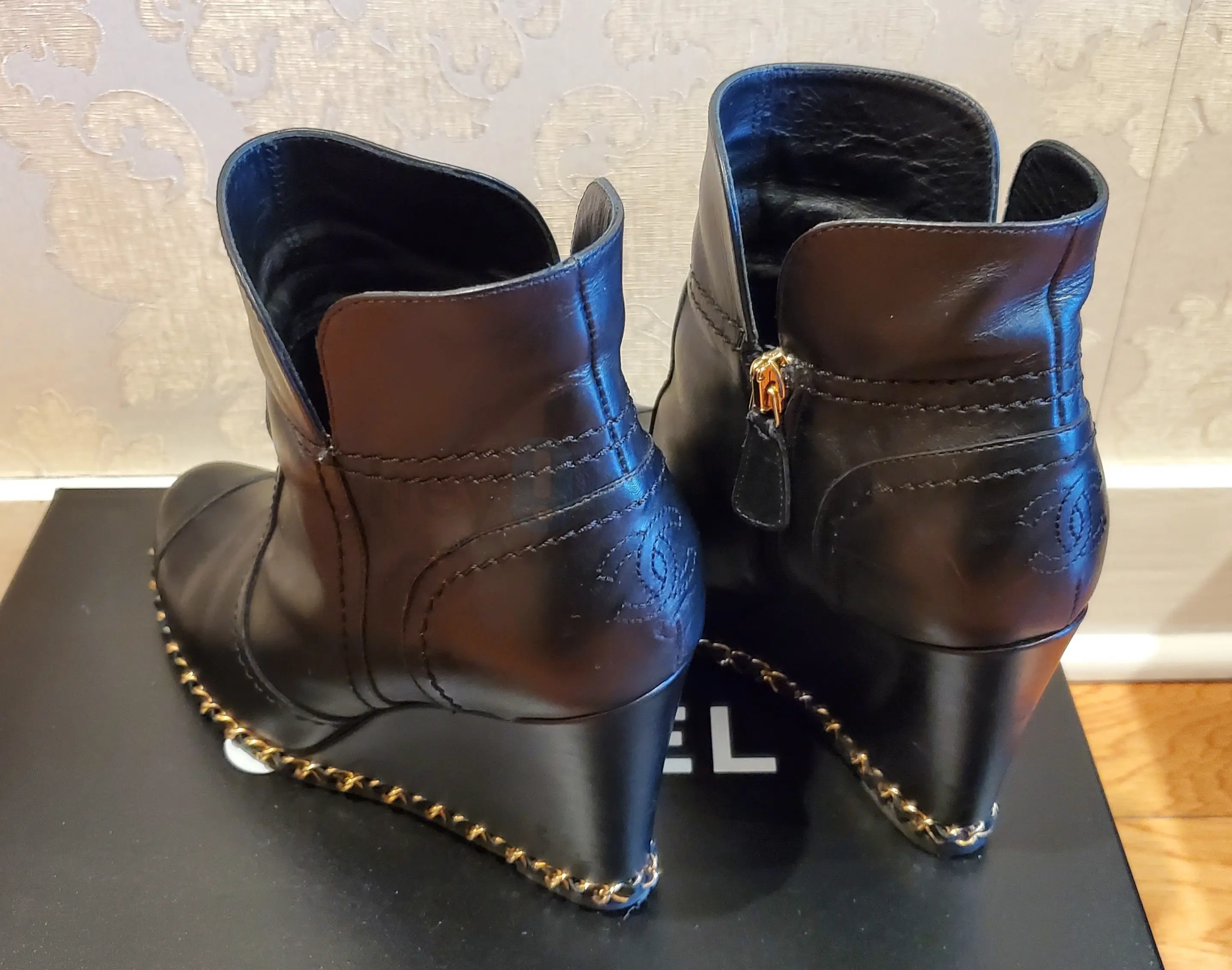CHANEL Leather Gold Chain Wedge Ankle Boots 샤넬 골드체인 가죽부츠