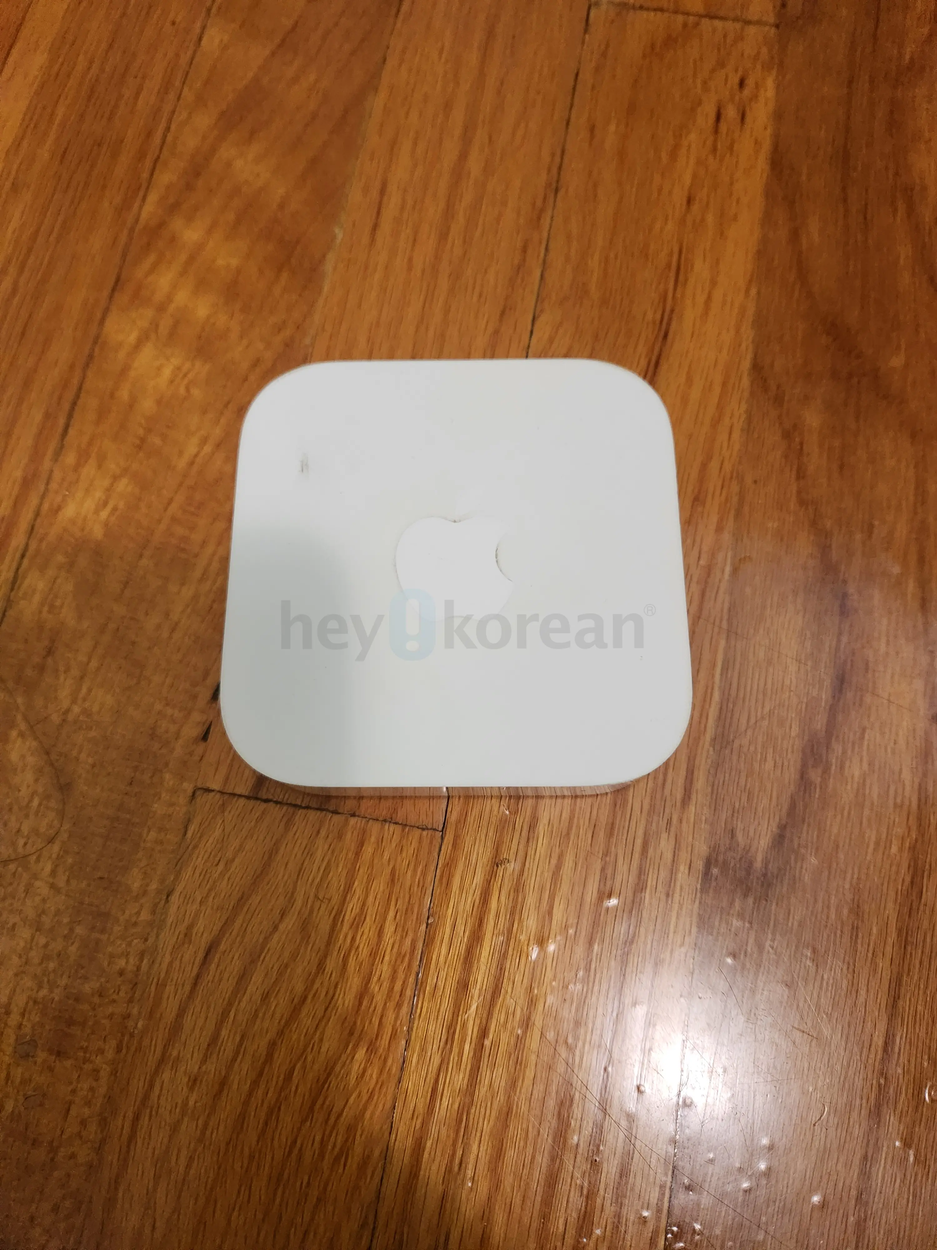 Apple AirPort Express Base Station (2nd generation) A1392