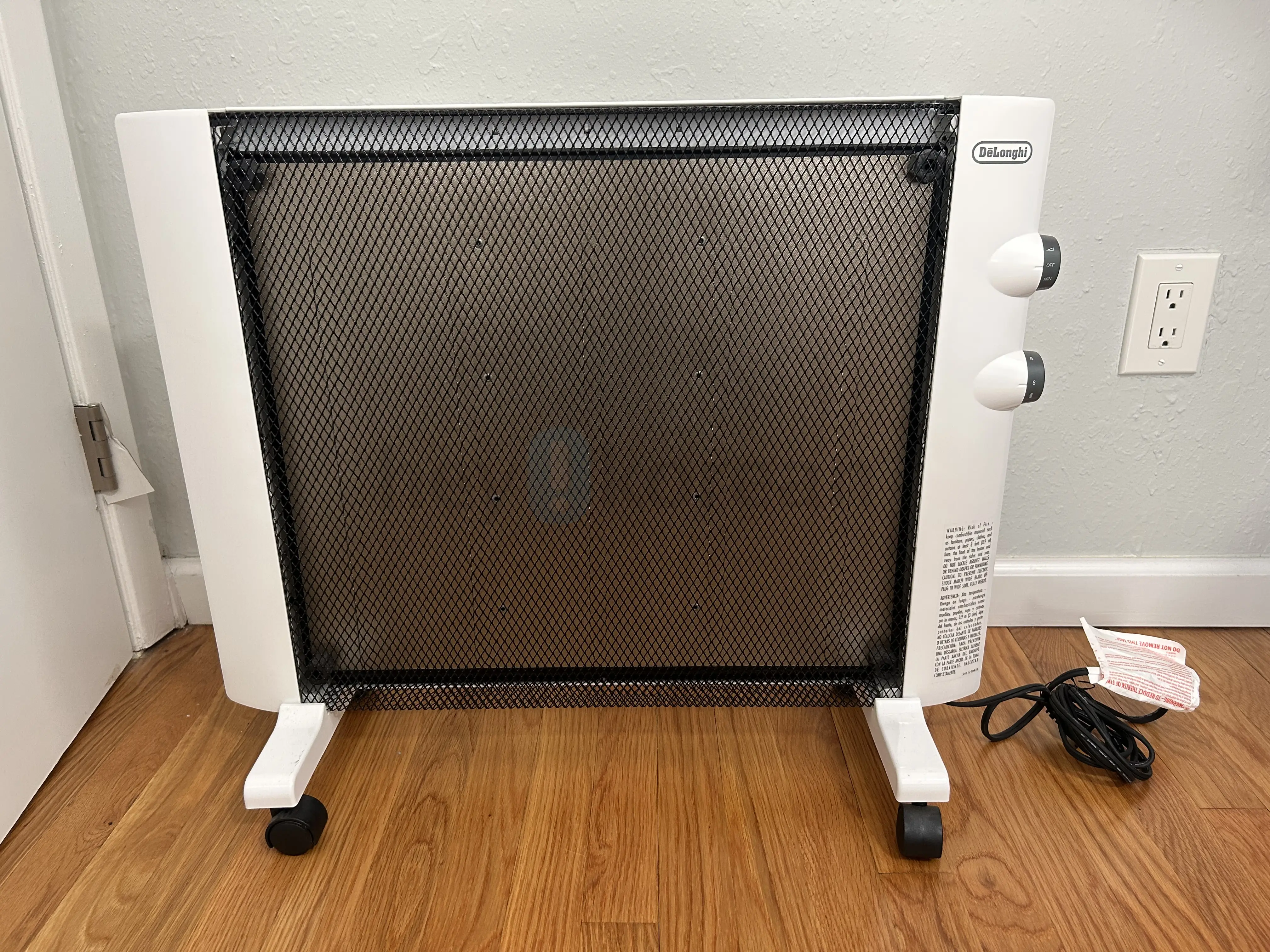 DeLonghi Mica Panel Space Heater