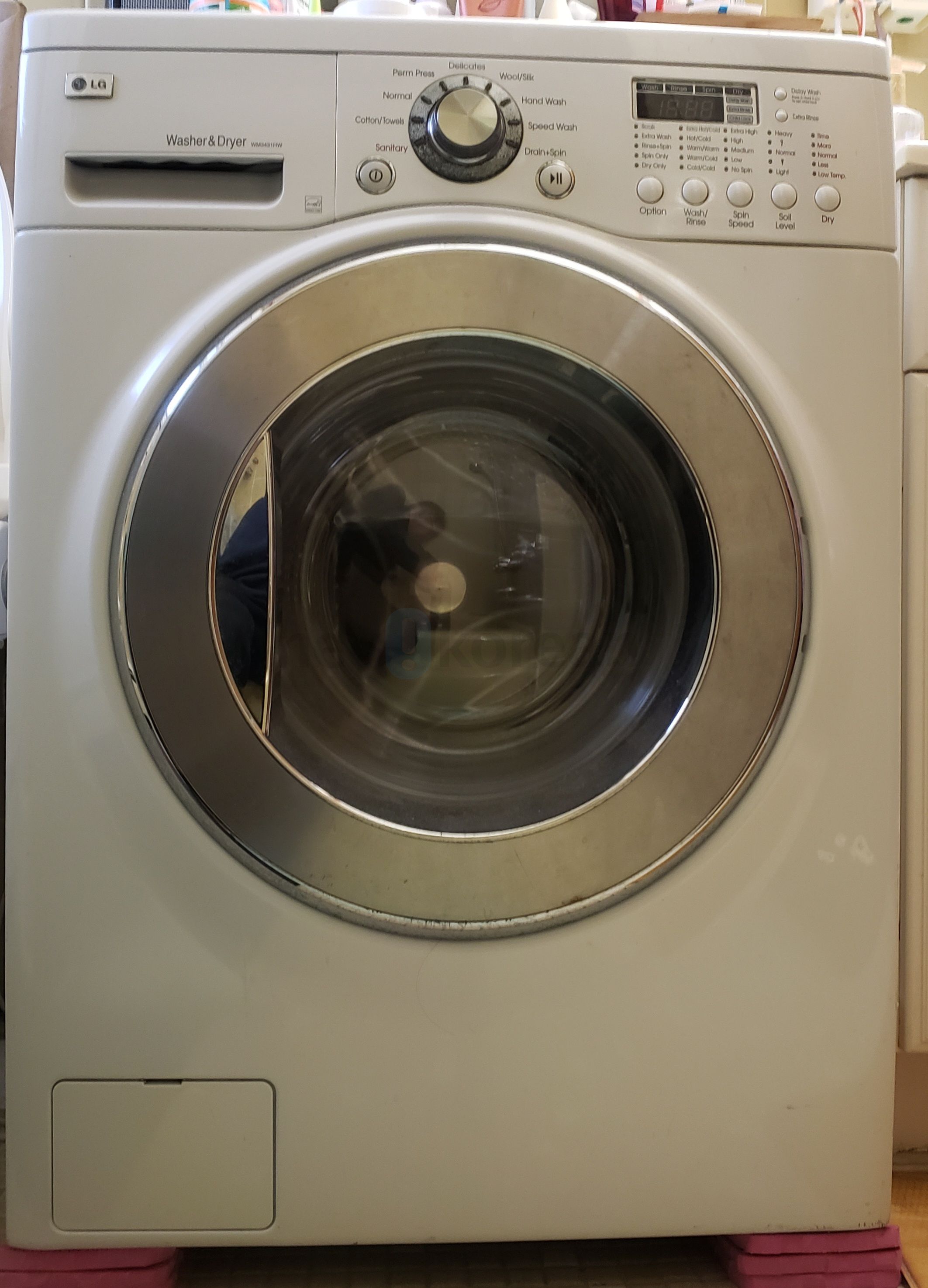 LG 24 Inch Washer/Dryer Combo with 2.44 cu. ft. 팝니다
