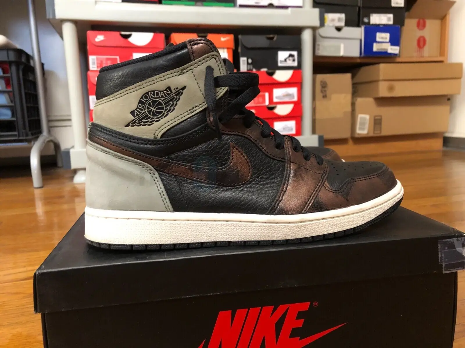 *USED* Nike Air Jordan 1 Retro High OG Patina Rust Shadow size 9 555088 033