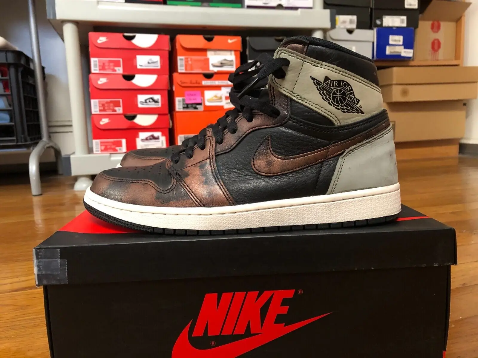 *USED* Nike Air Jordan 1 Retro High OG Patina Rust Shadow size 9 555088 033