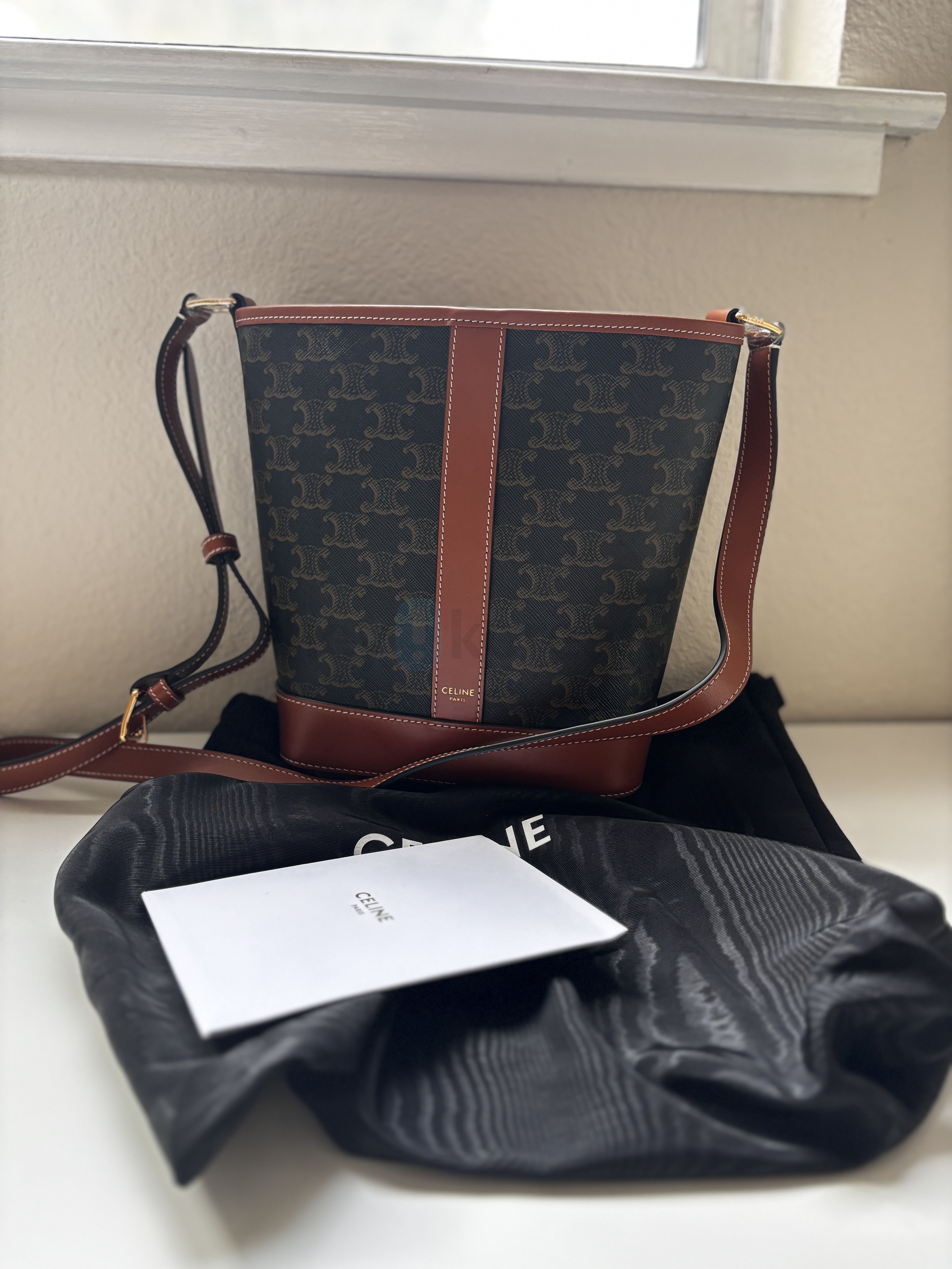 Celine small bucket 가품