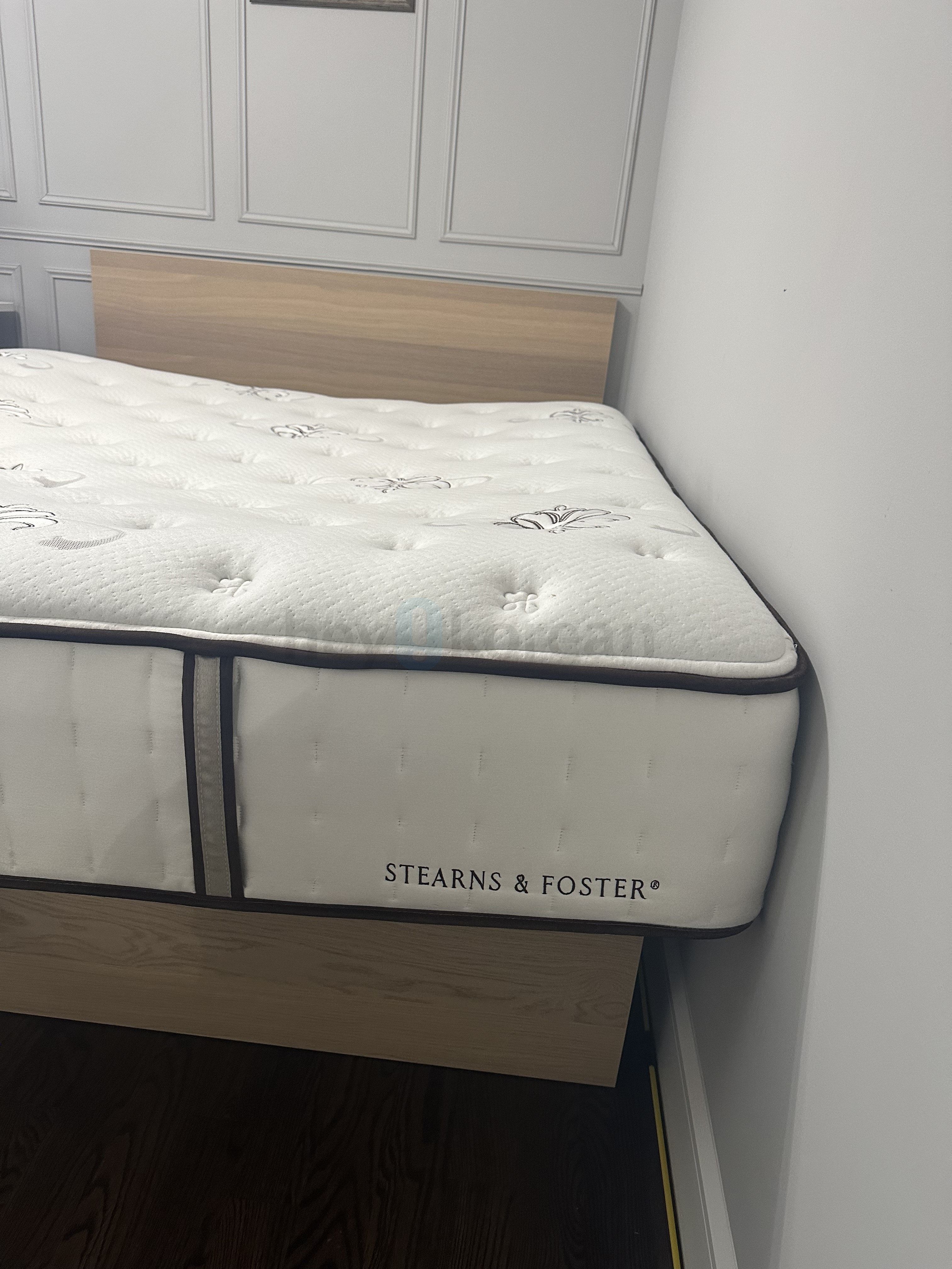 상태좋은 Sterns and Foster Mattress King Size