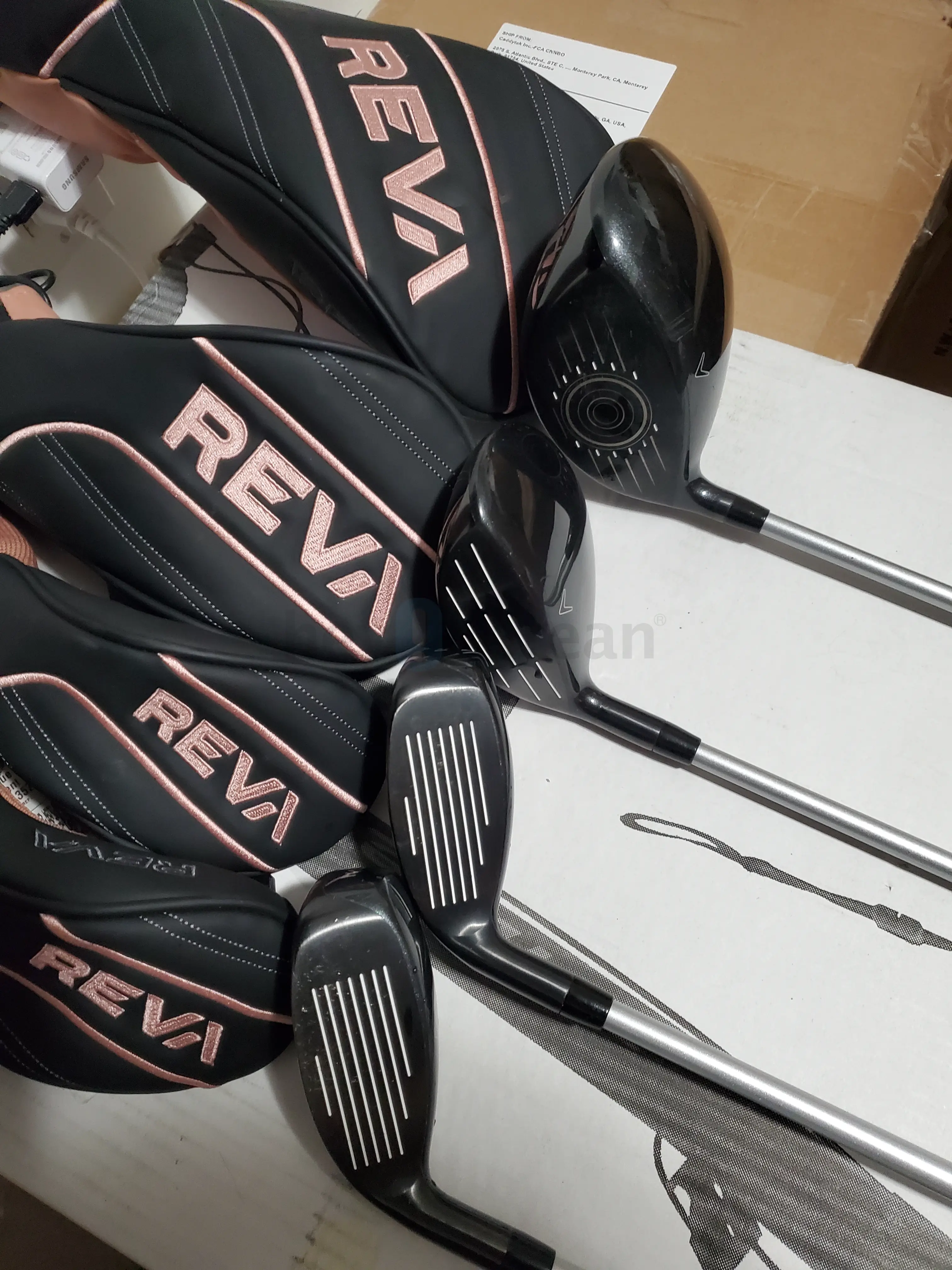 Callaway Reva 11 piece (Rose Gold) 여성 골프채 세트 팝니다