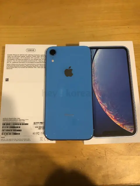 iPhone XR (128 GB) Unlocked, 95%+ Battery