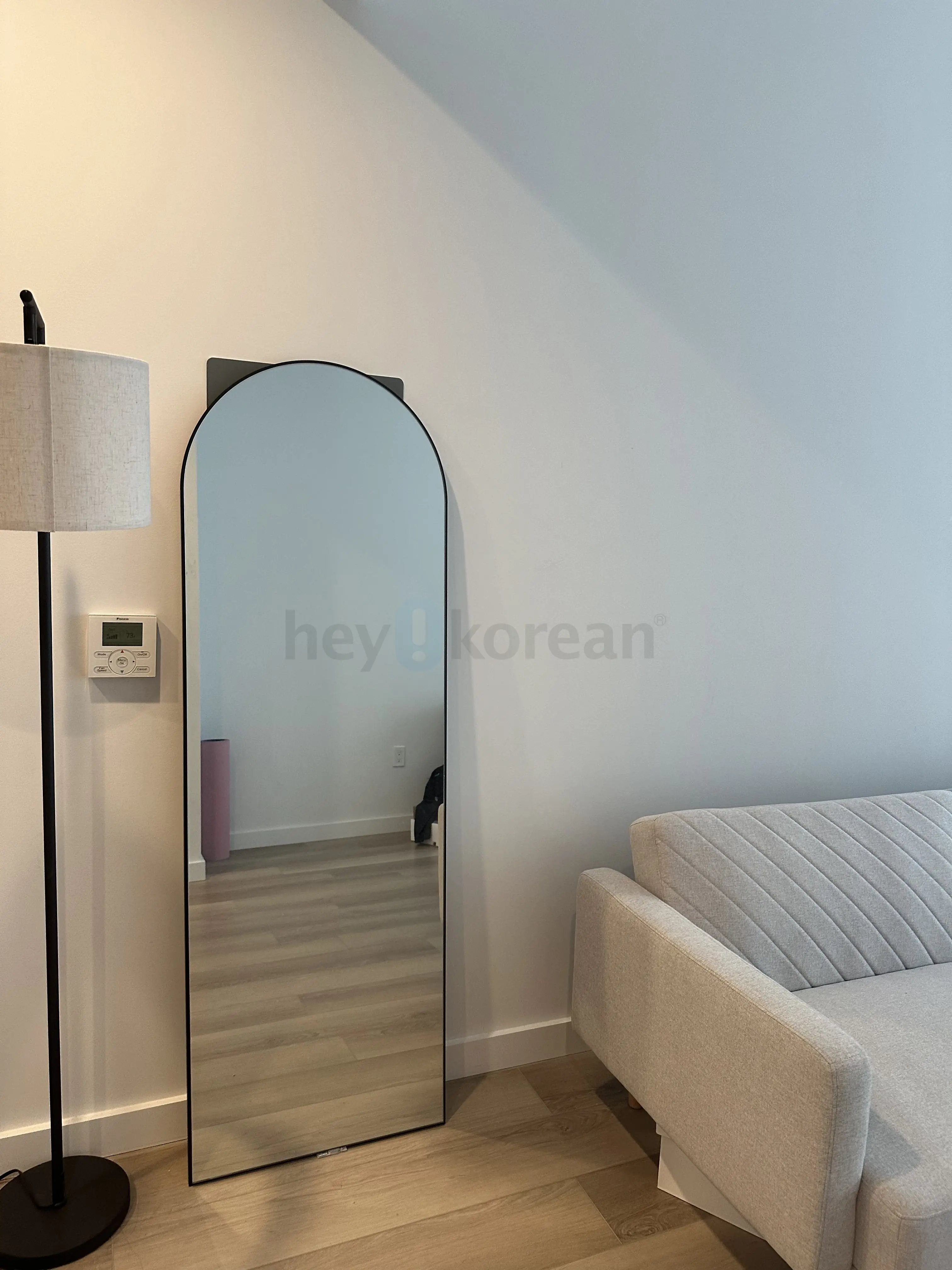침대 소파 스탠딩 데스크 커피테이블 스탠드램프 전신거울