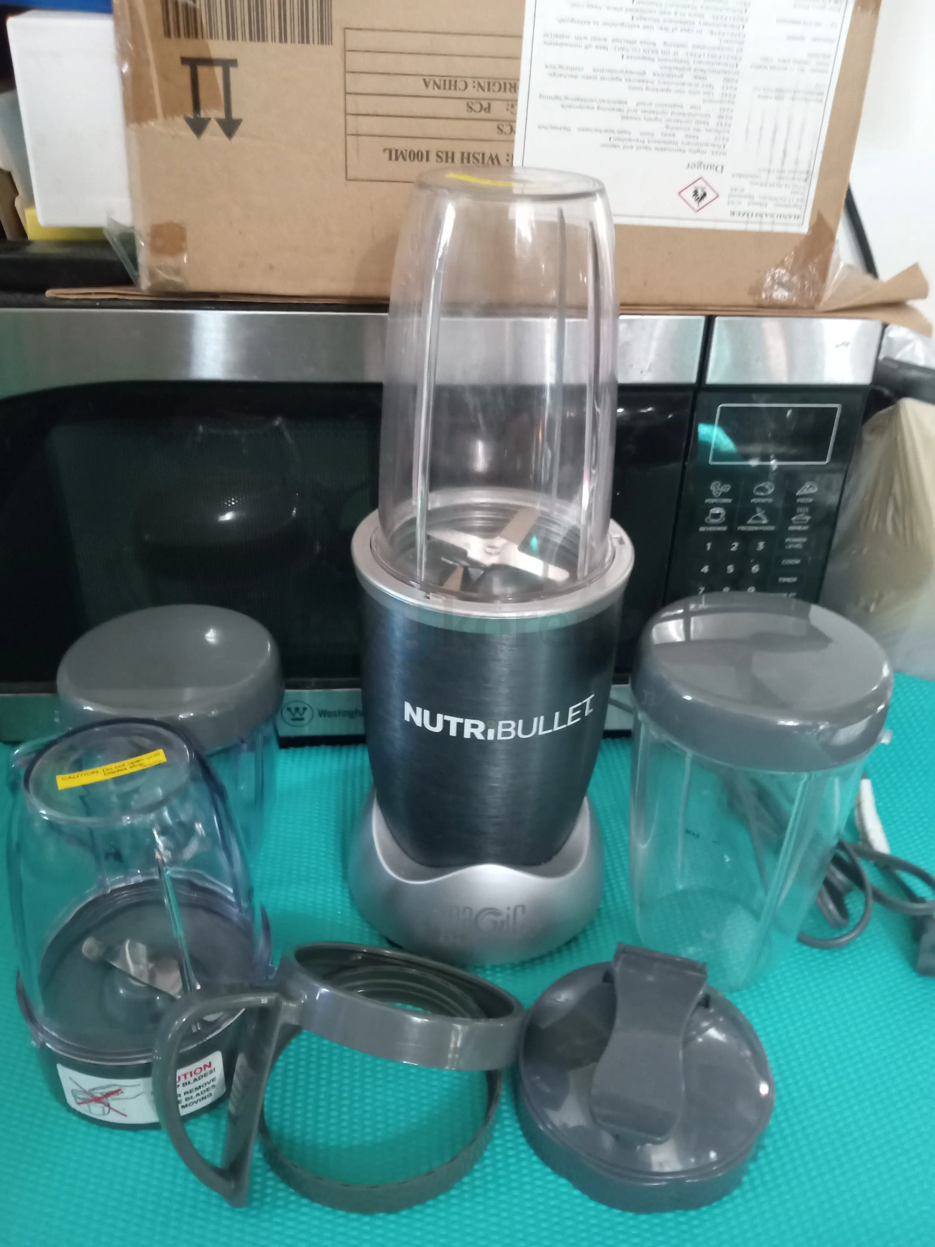 NutriBullet Silver Magic Bullet Blender 팝니다.