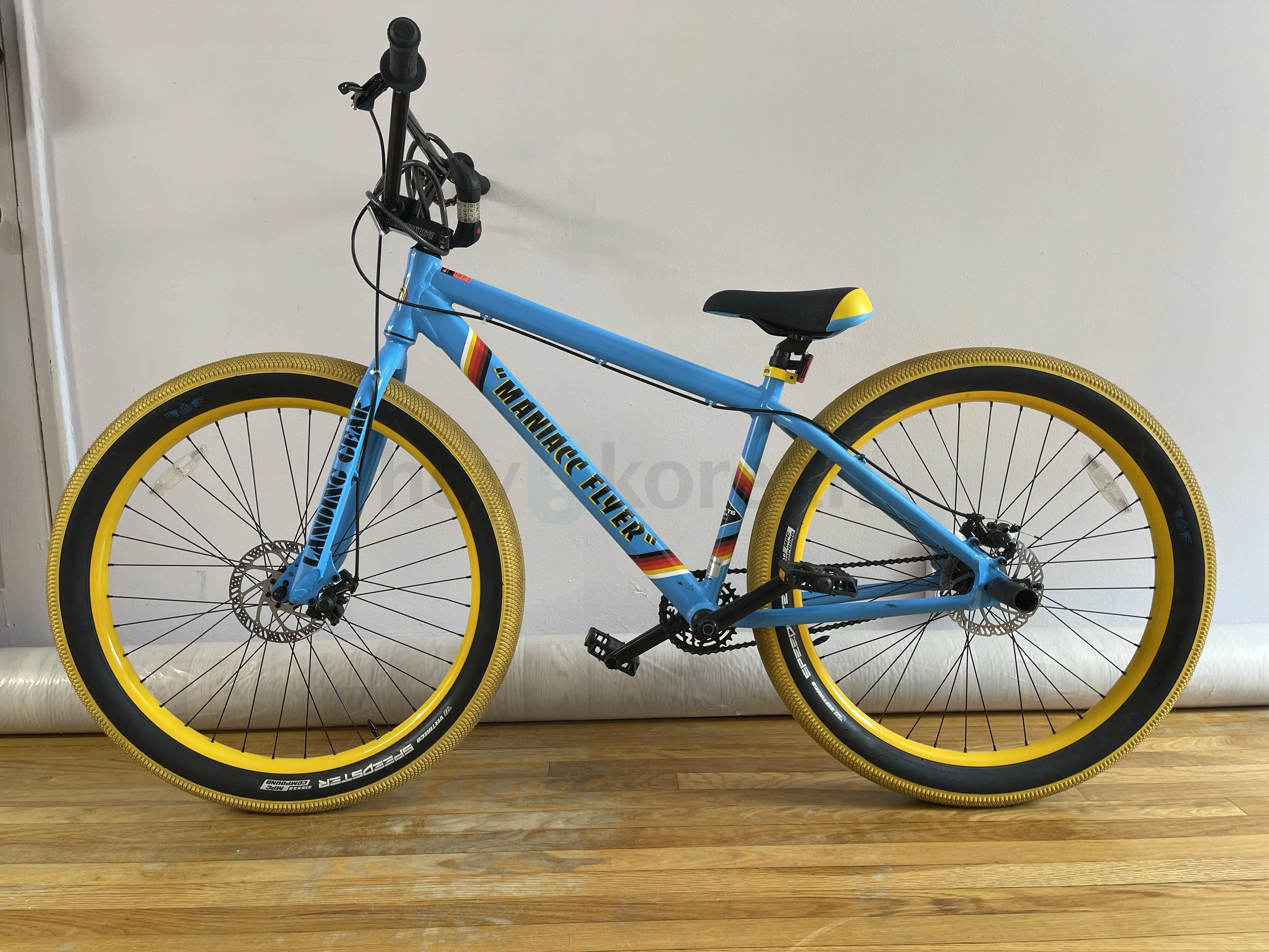 SE BIKES Maniacc Flyer 27.5 + Steadyrack Bike Racks