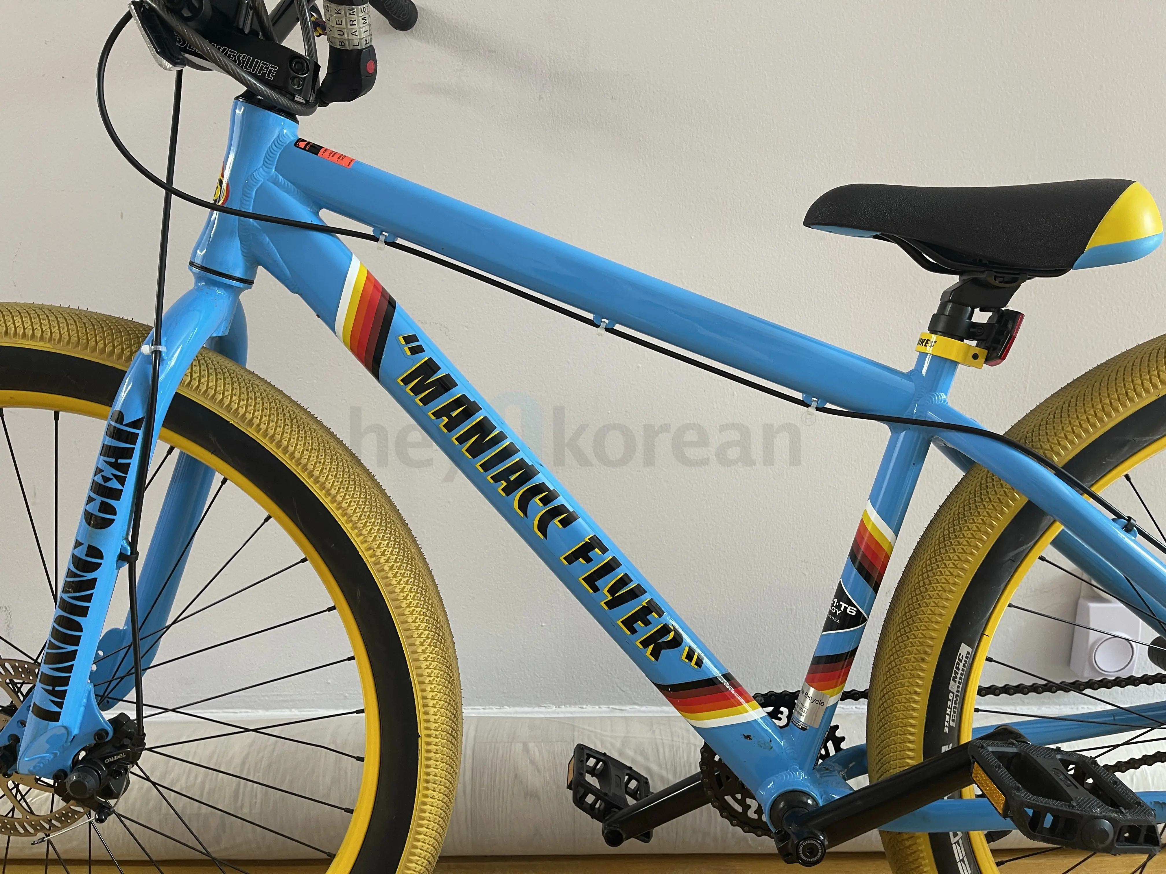 SE BIKES Maniacc Flyer 27.5 + Steadyrack Bike Racks