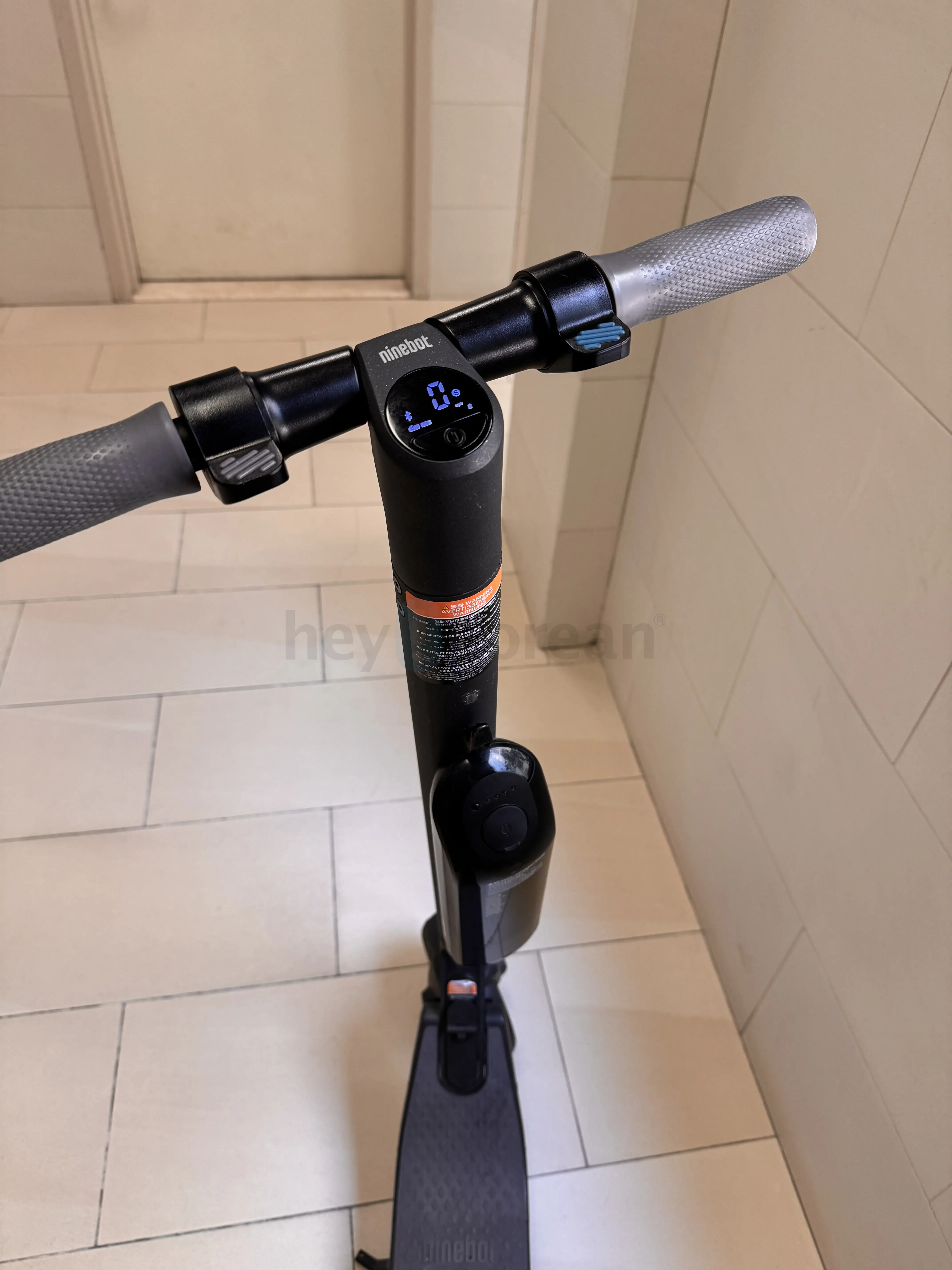 Segway Ninebot KickScooter ES2 with external battery