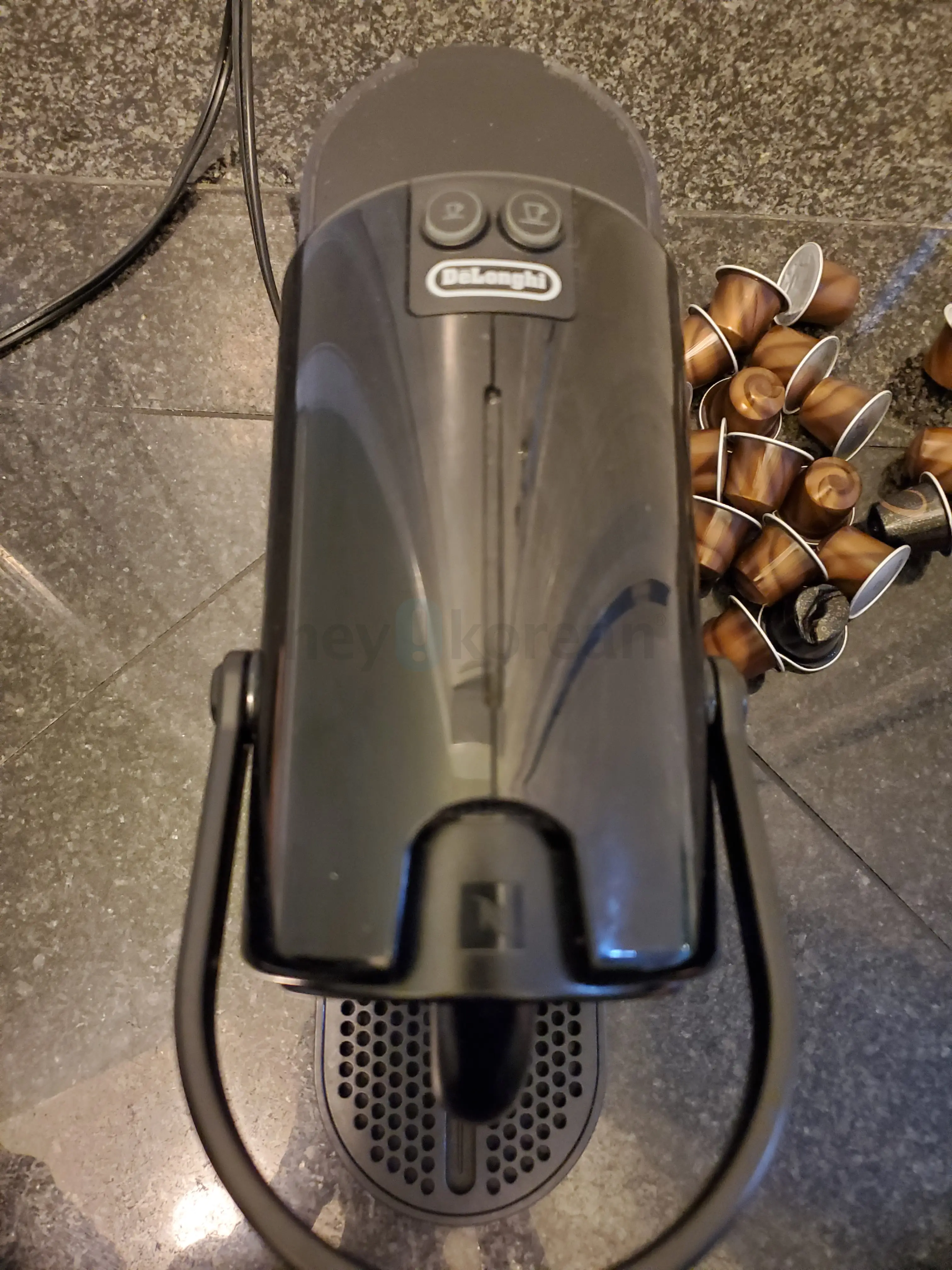 Delonghi Inissia Nespresso Black EN80B 팝니다.