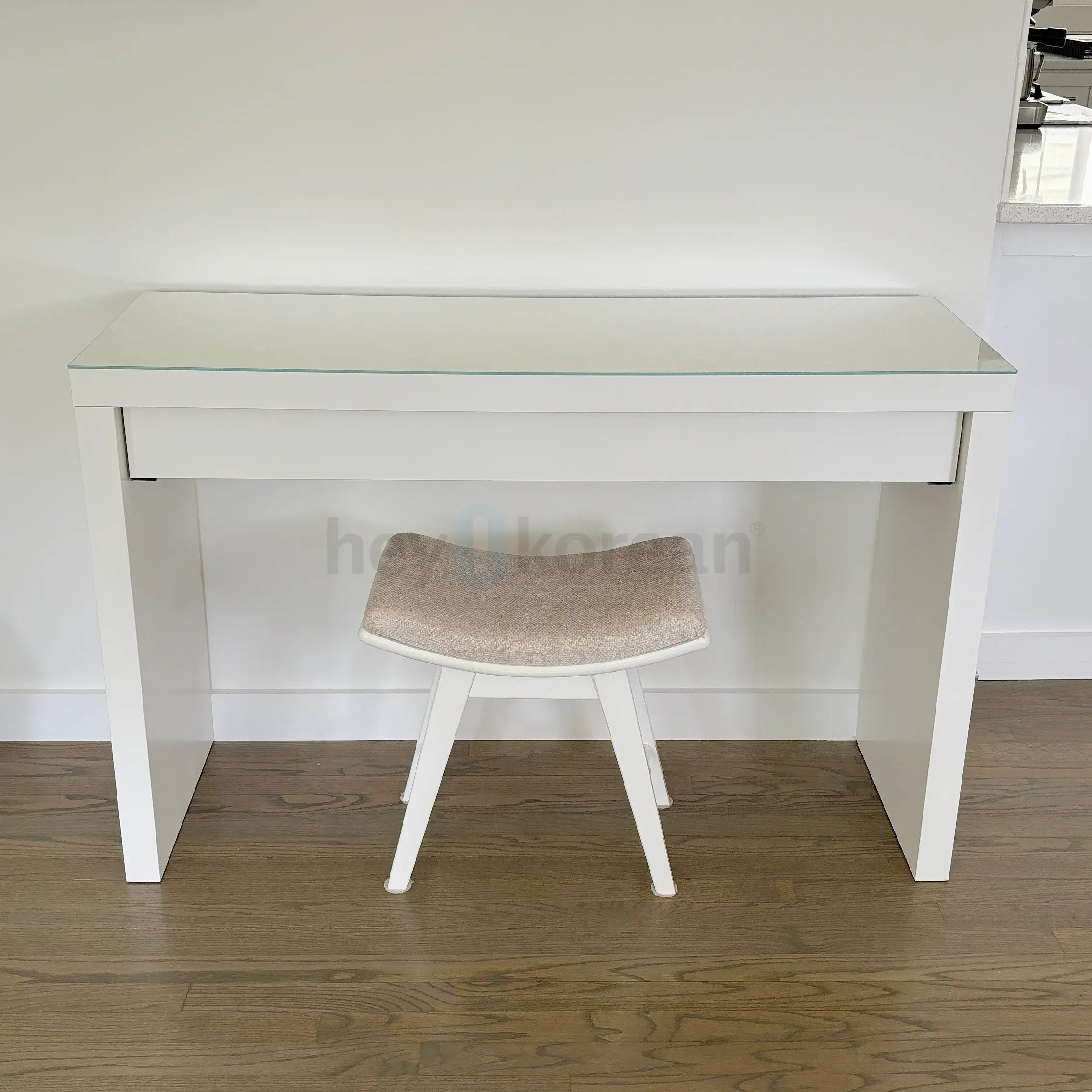 Ikea Malm 화장대 (dressing, vanity table)