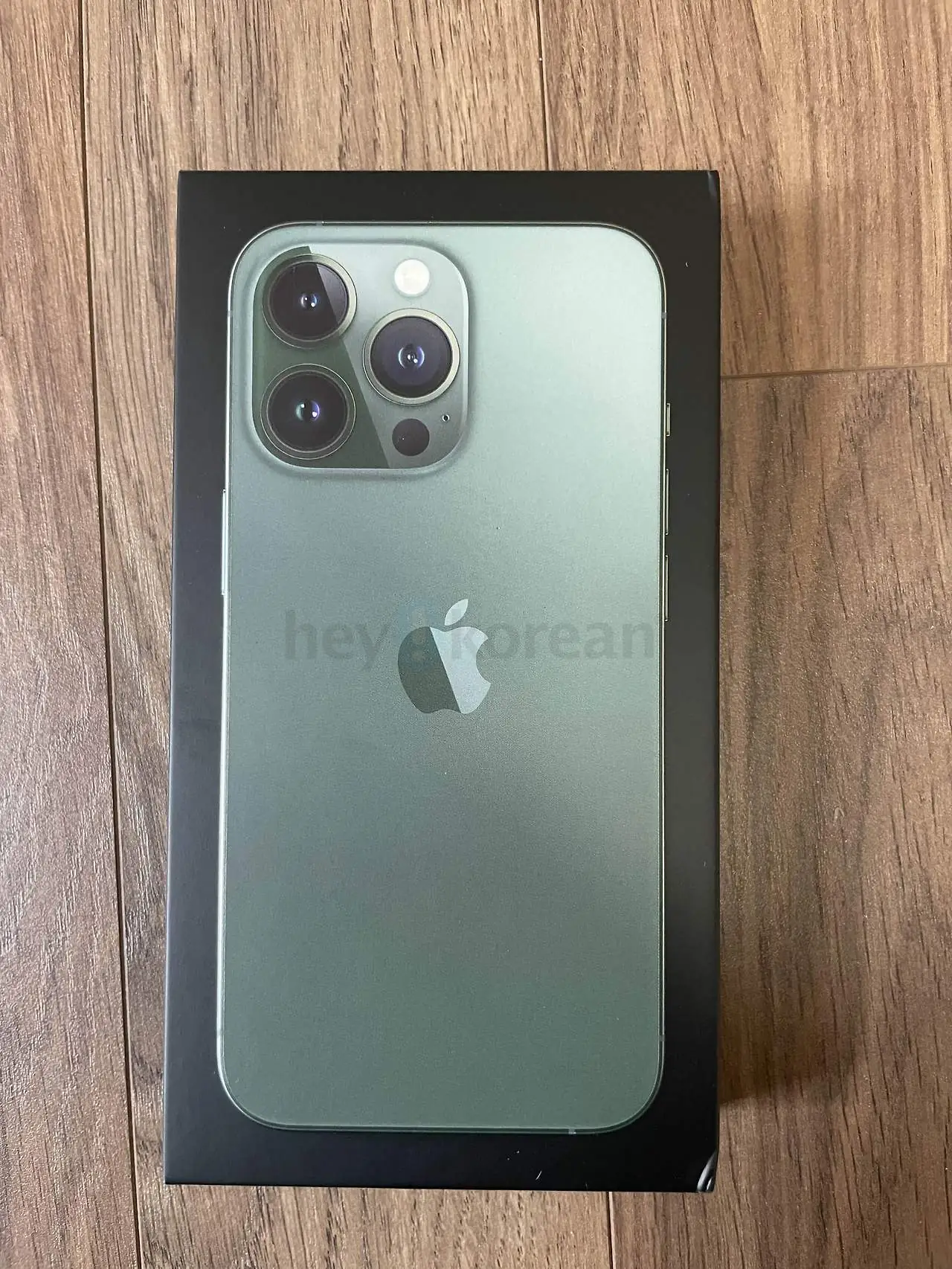 Excellent Condition Iphone 13 pro Alpine Green 512gb
