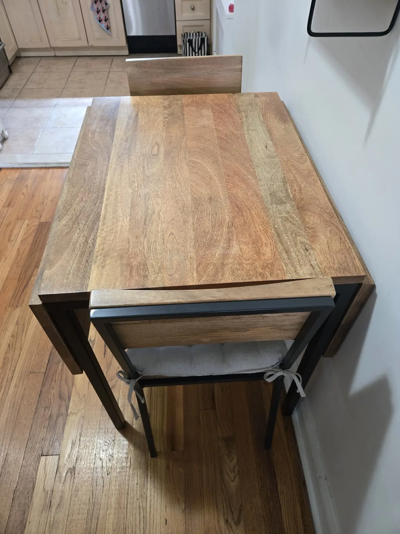 Box Frame Drop Leaf Expandable Table (24"–48")