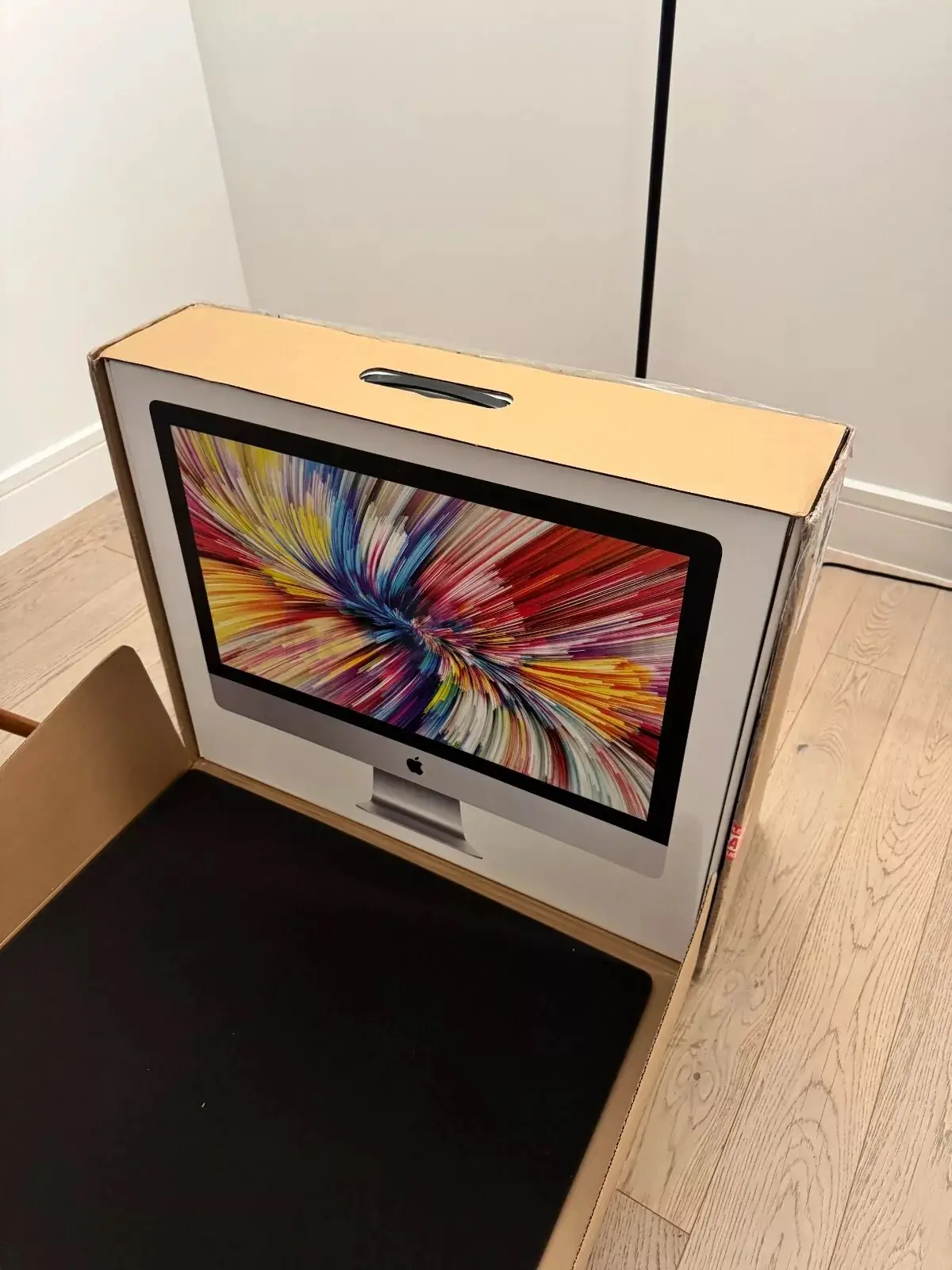 2019 iMac 5k Retina 27inch i5 3Ghz 8GB 256GB SSD - Full box