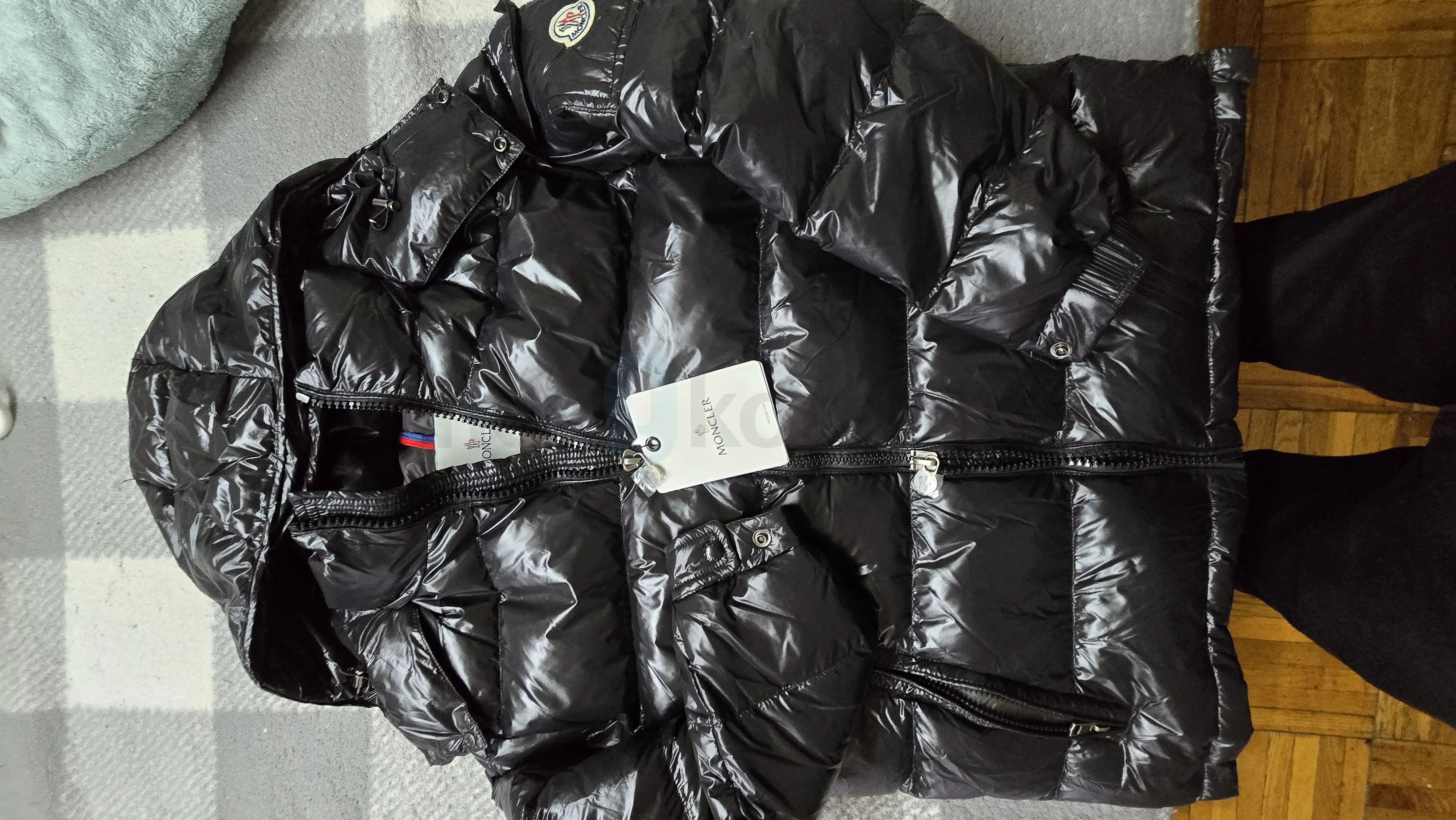 Moncler maya 신제품