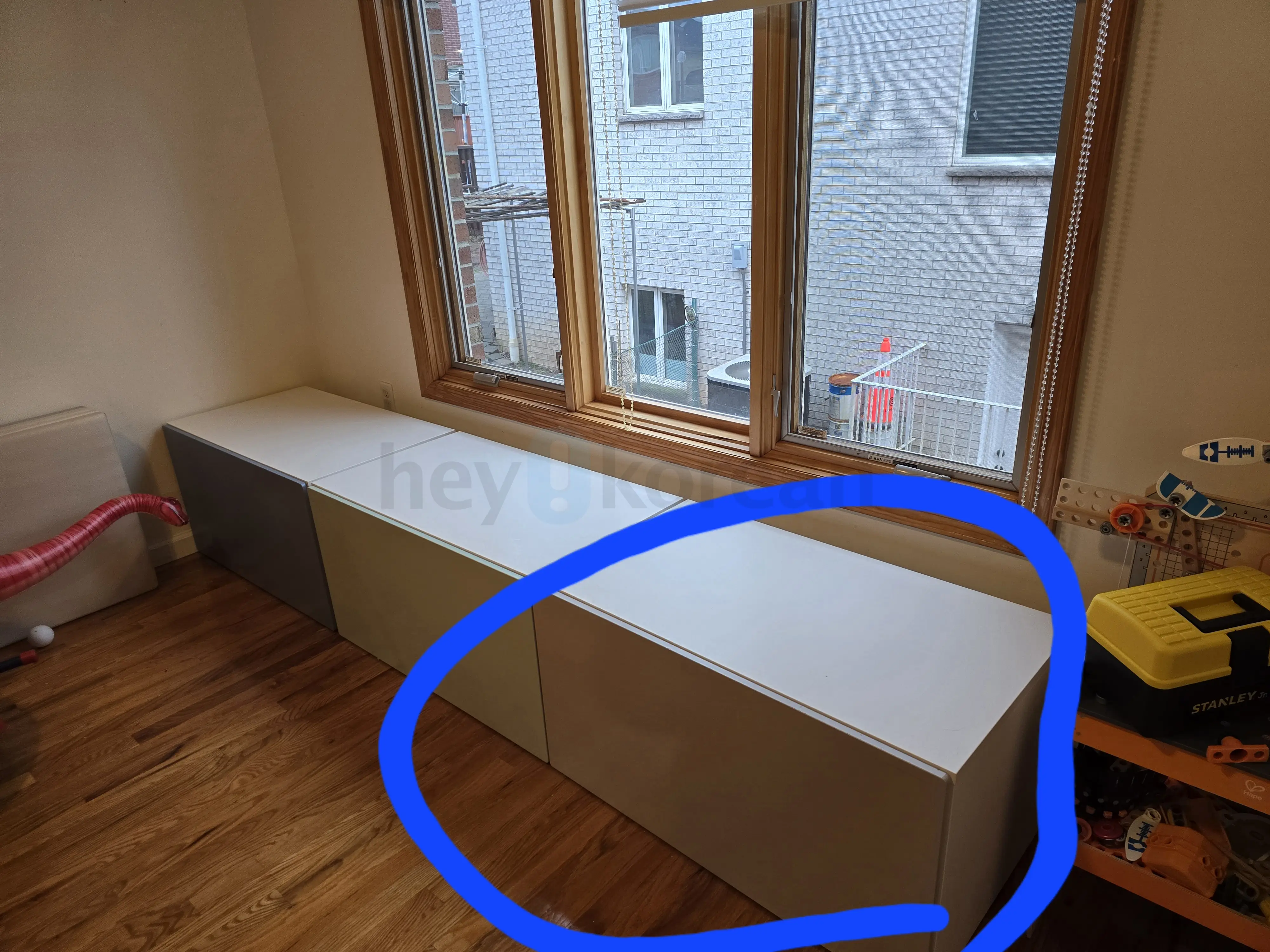 smastad bench with toy storage