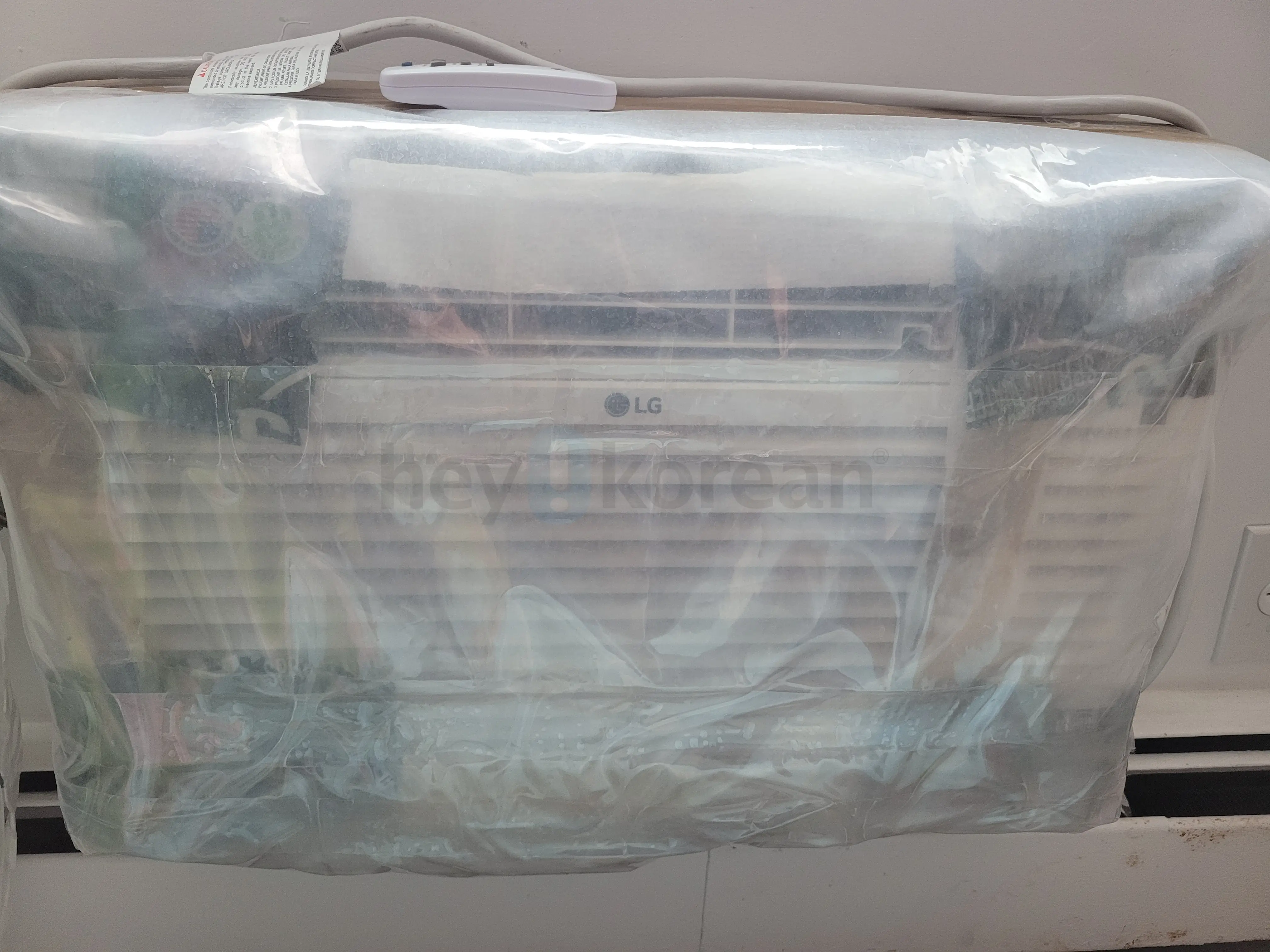 LG 에어컨 - 1 Year Old - Like NEW!