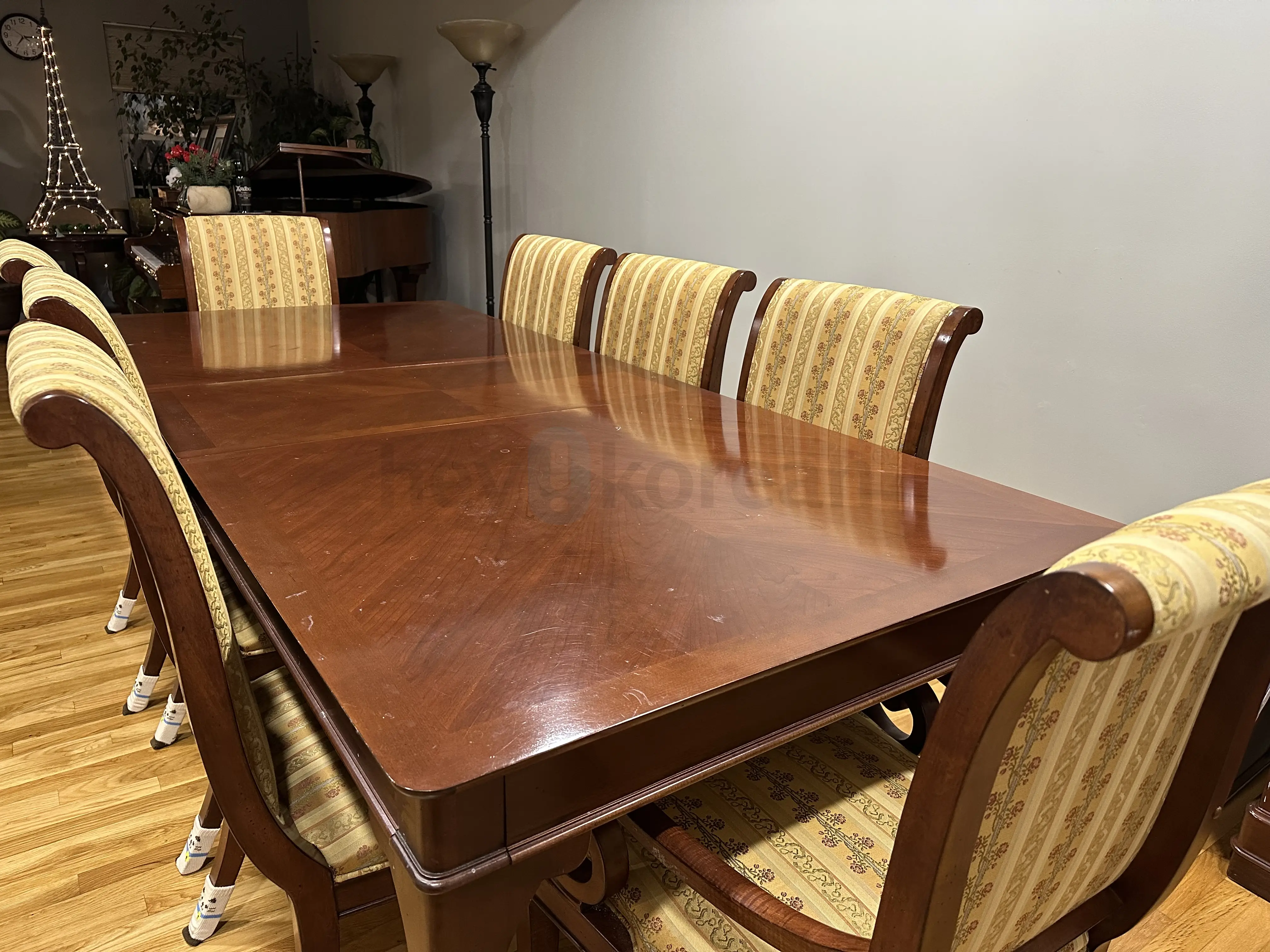 Drexel Heritage Dining Table and Chairs