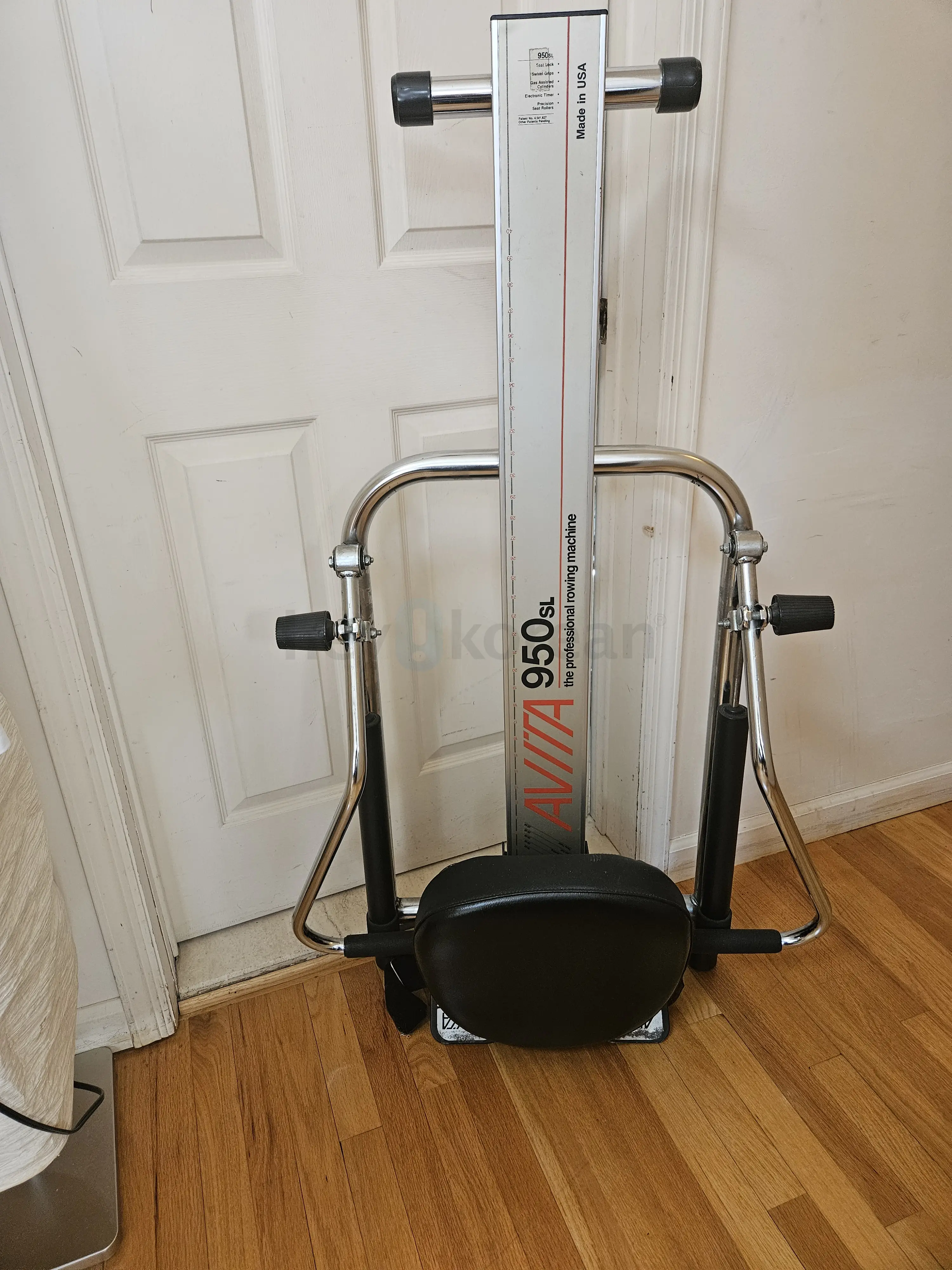 Rowing Machine ( 노젓기 전신운동기구)