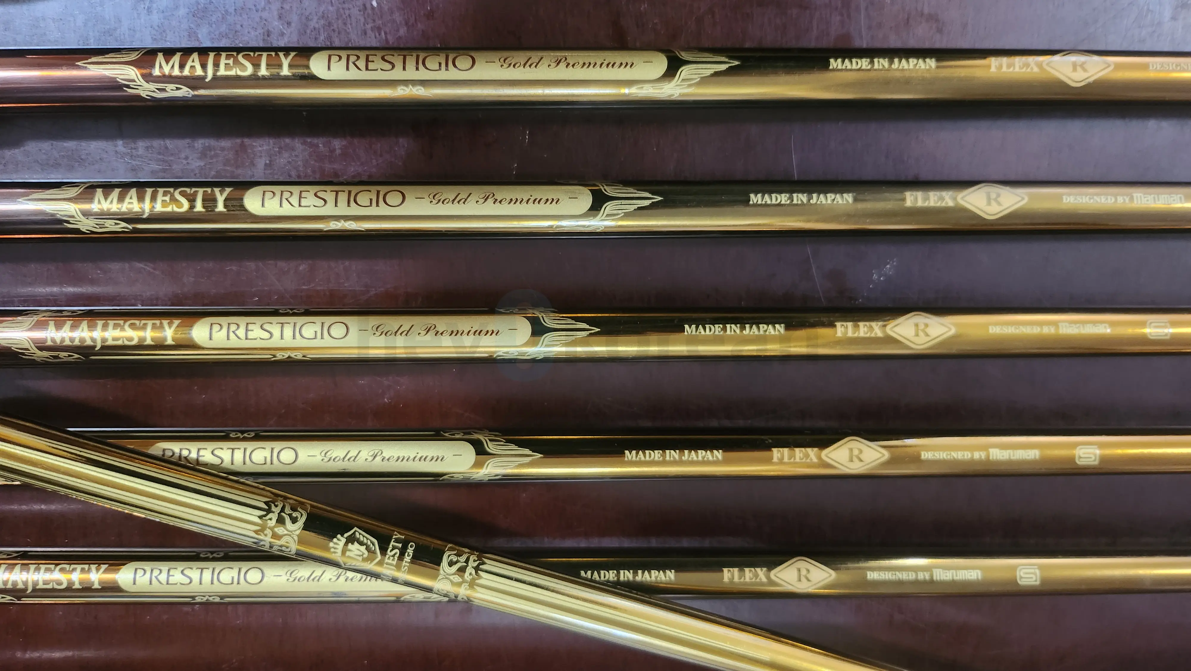 Maruman Majesty Gold Premium Iron Set 4 to S ( 9 Irons )