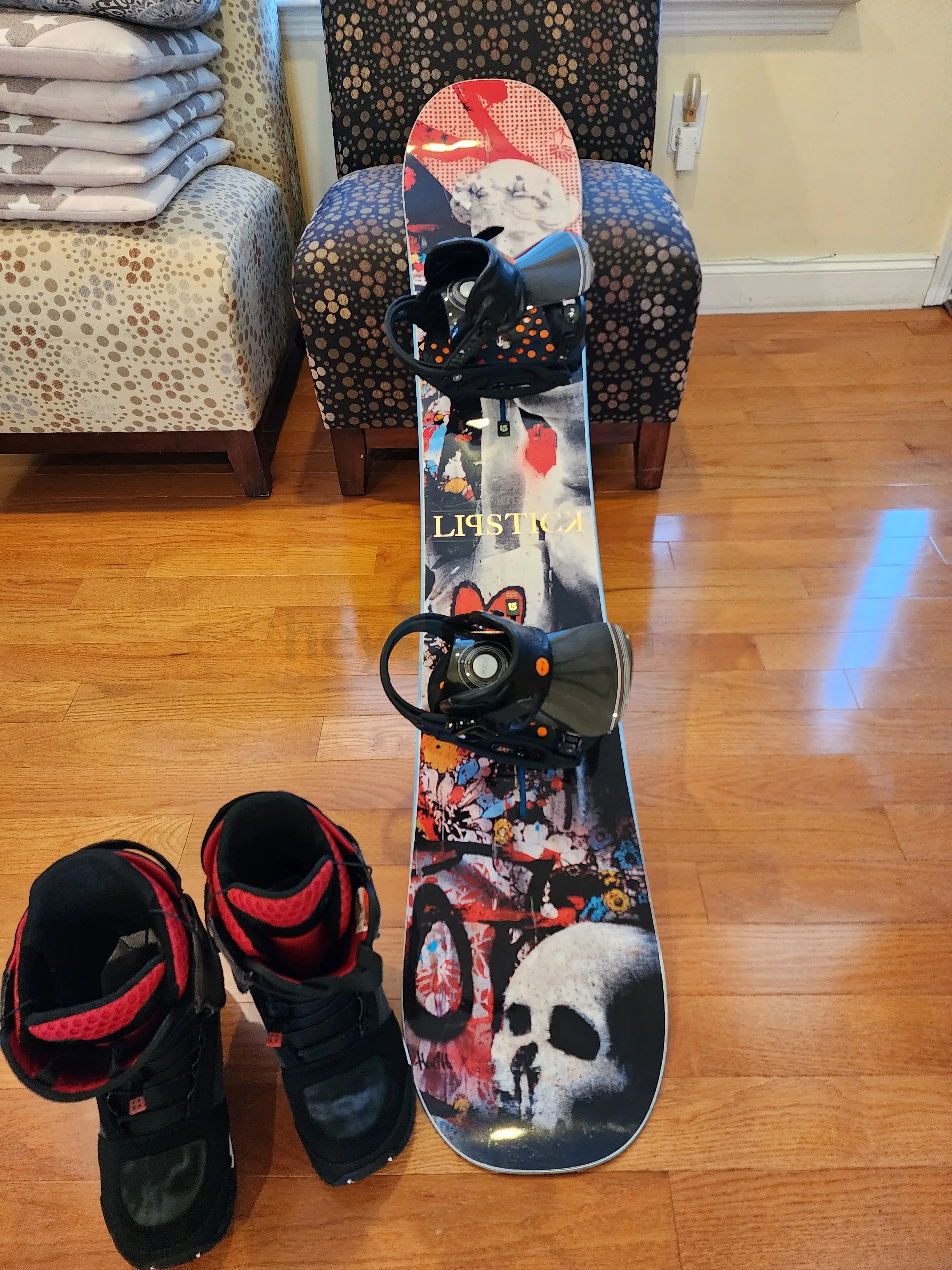 Burton Snowboard Set (Snowboard, Snowboard Bindings, Snowboard Boots & Bag)
