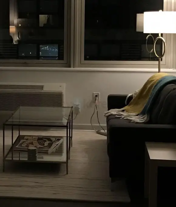 [NJ] 로즈골드 미러 커피테이블 Elegant Rose Gold Mirrored Coffee Table