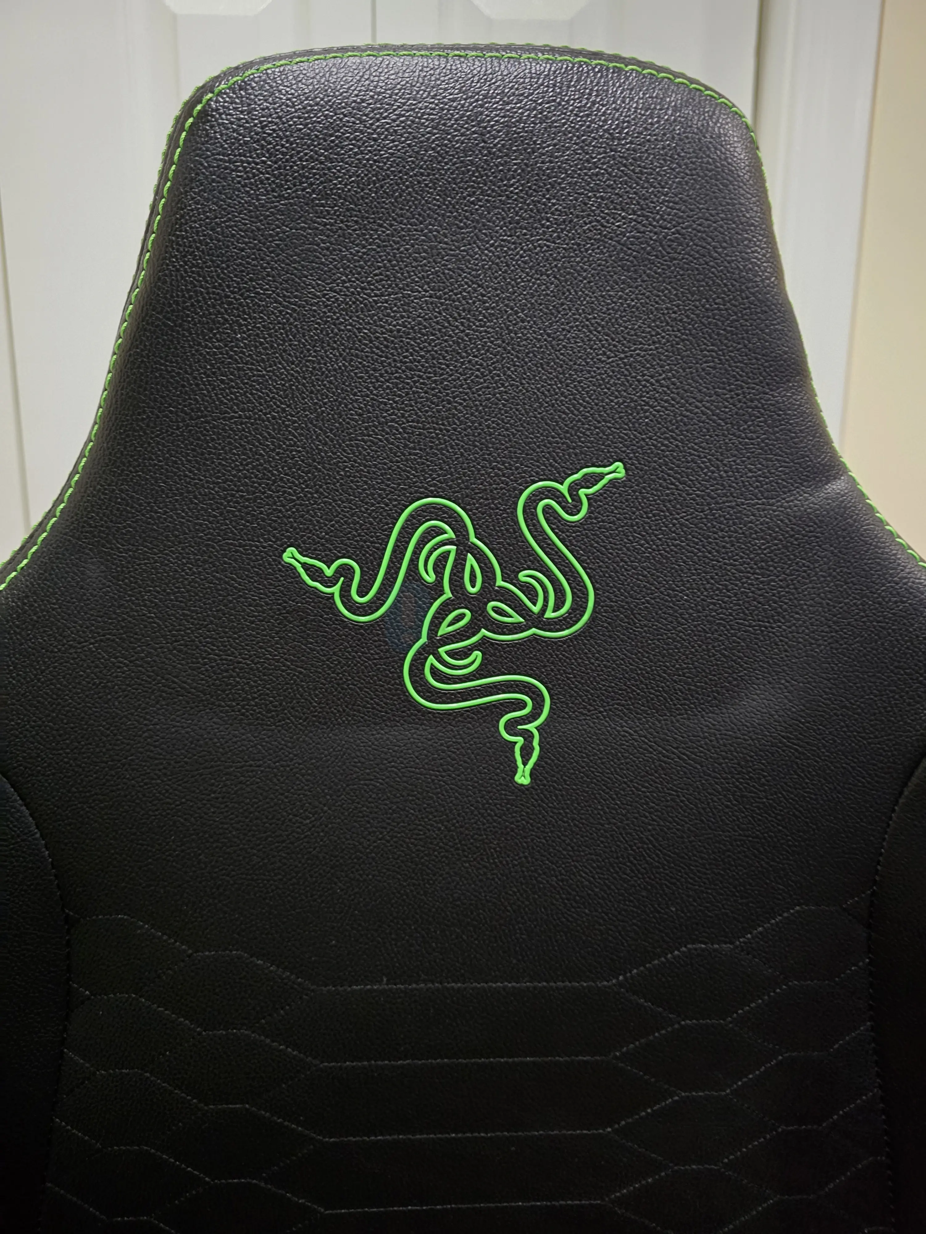 또 가격다운 Gaming 의자 판매합니다. (RAZER ISKUR V1)