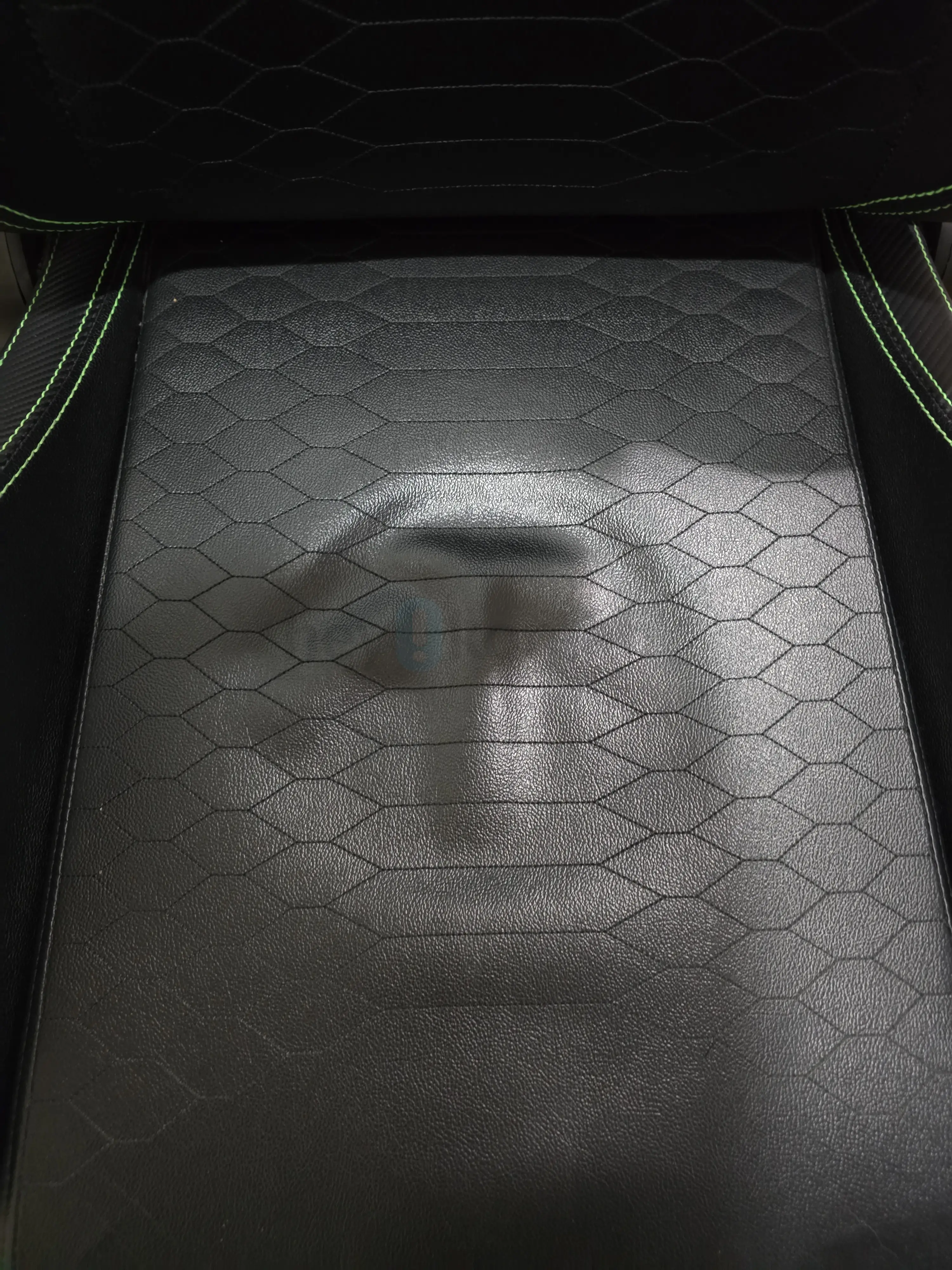 또 가격다운 Gaming 의자 판매합니다. (RAZER ISKUR V1)